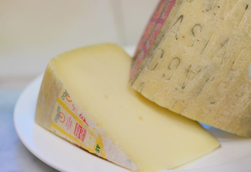 16 Unique Cheeses To Try On National Cheese Day 2018 So You Can ...