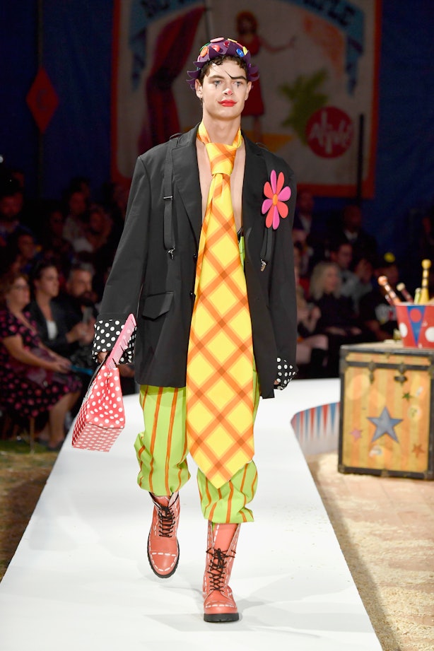 Moschino's Spring 2019 Collection Was Inspired By Vintage Circuses ...