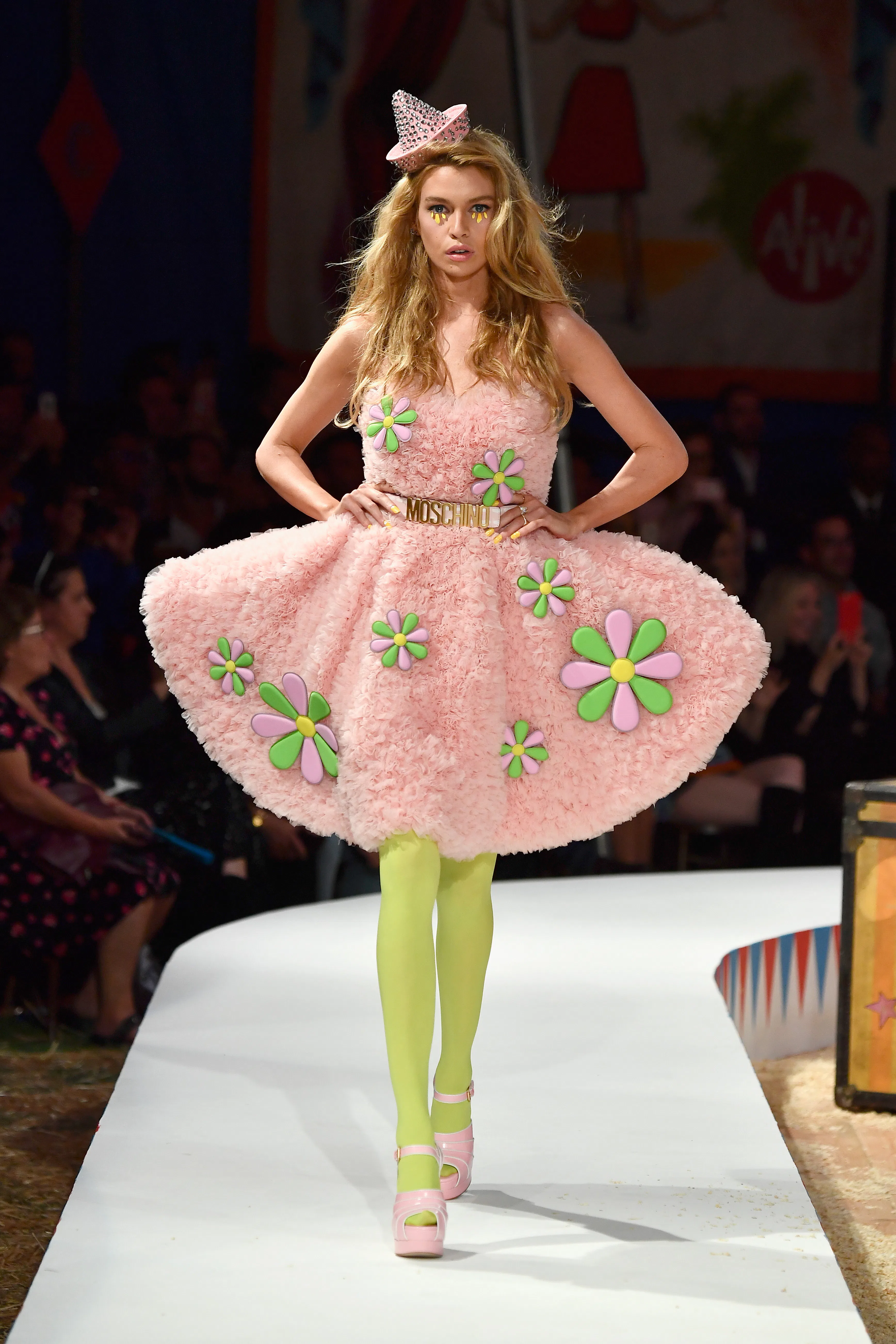 Moschino's Spring 2019 Collection Was Inspired By Vintage Circuses ...