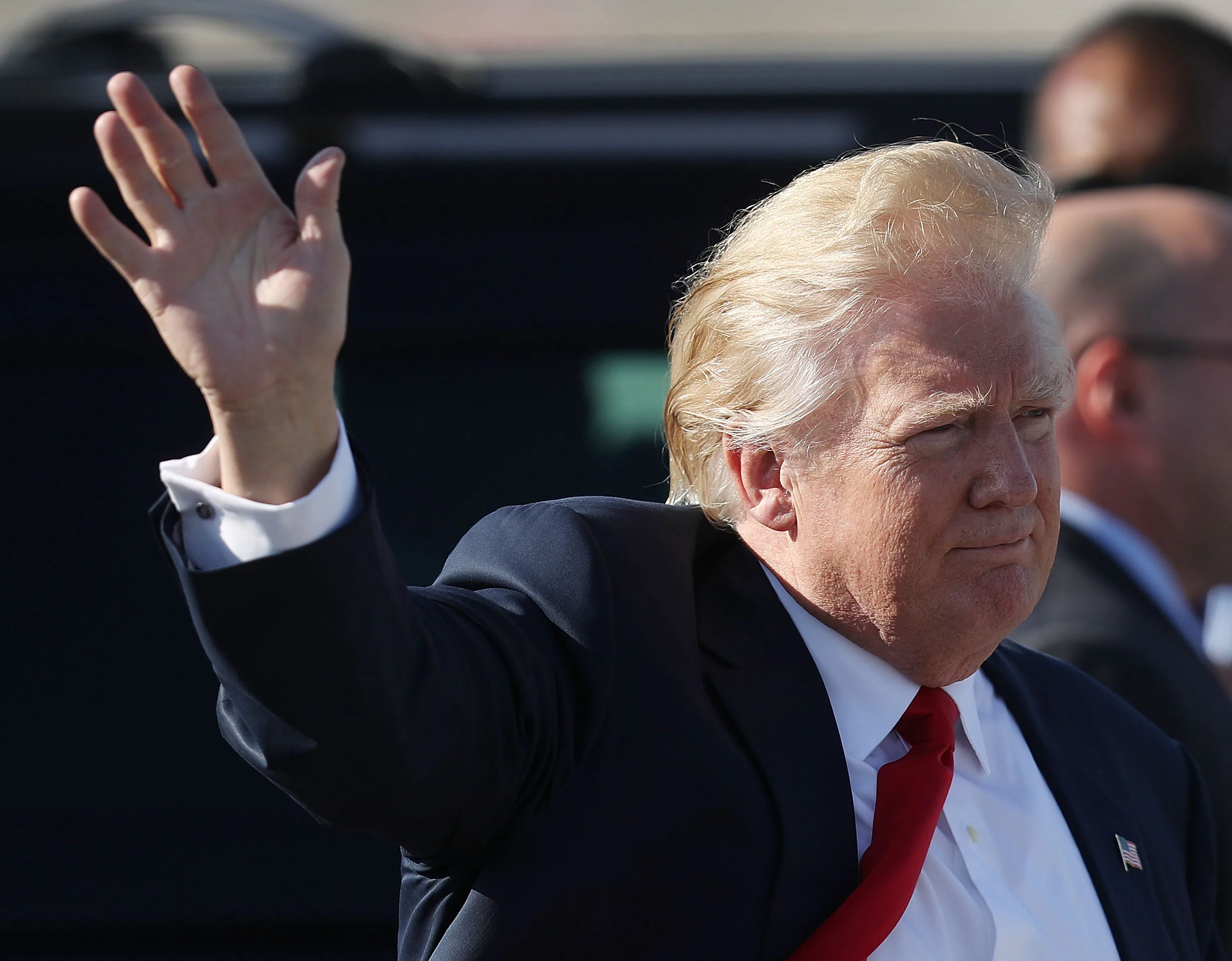 13 Photos Of Donald Trump's Hair, Through Thick & Thin