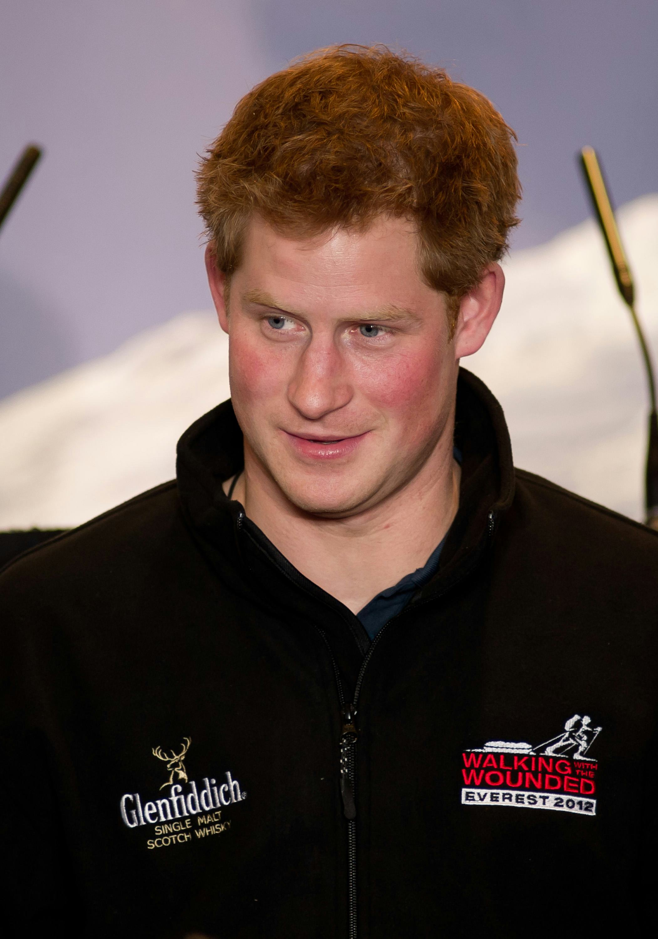 These Photos Of Prince Harry Without His Signature Beard Will Make You ...