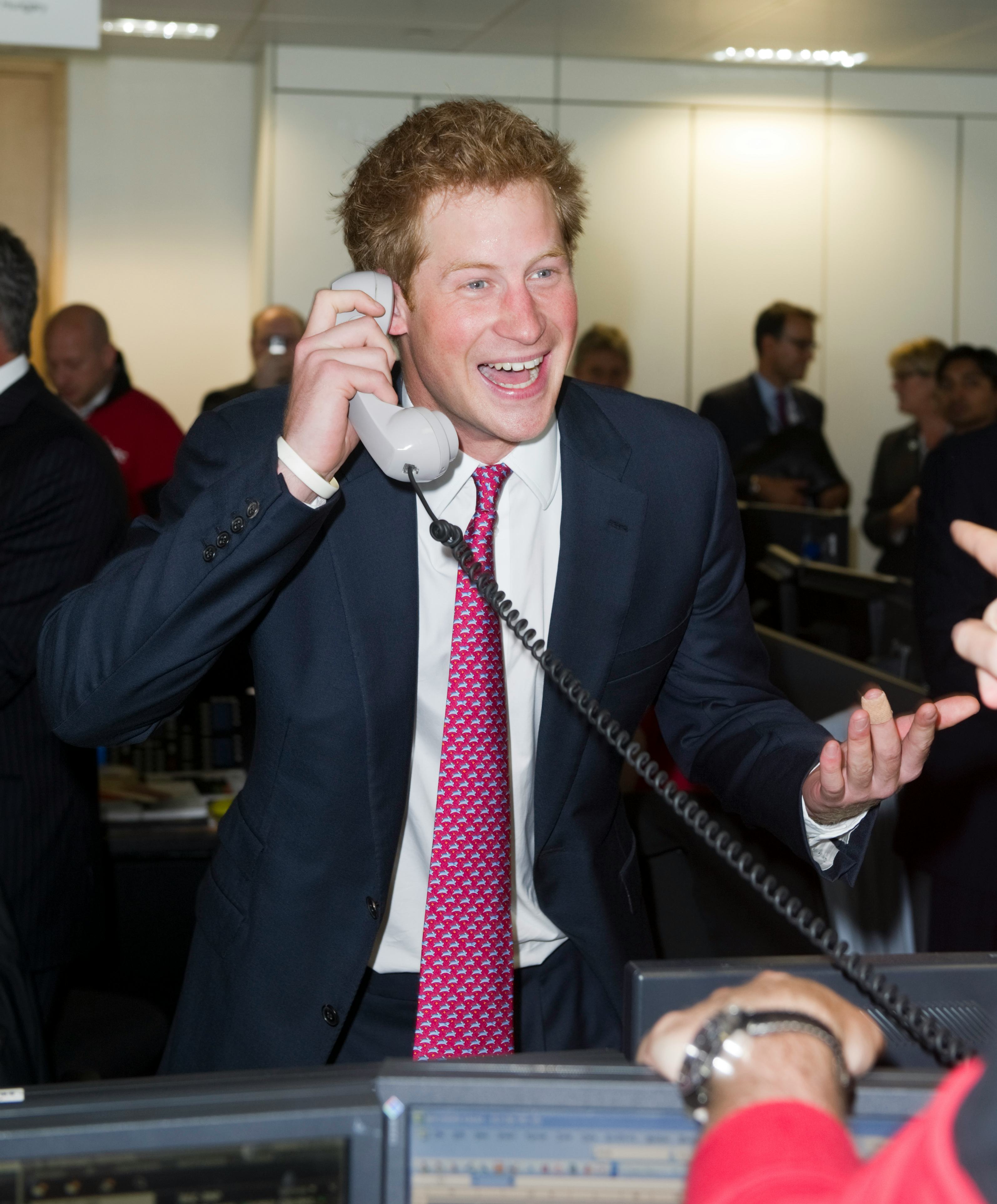 These Photos Of Prince Harry Without His Signature Beard Will Make You ...