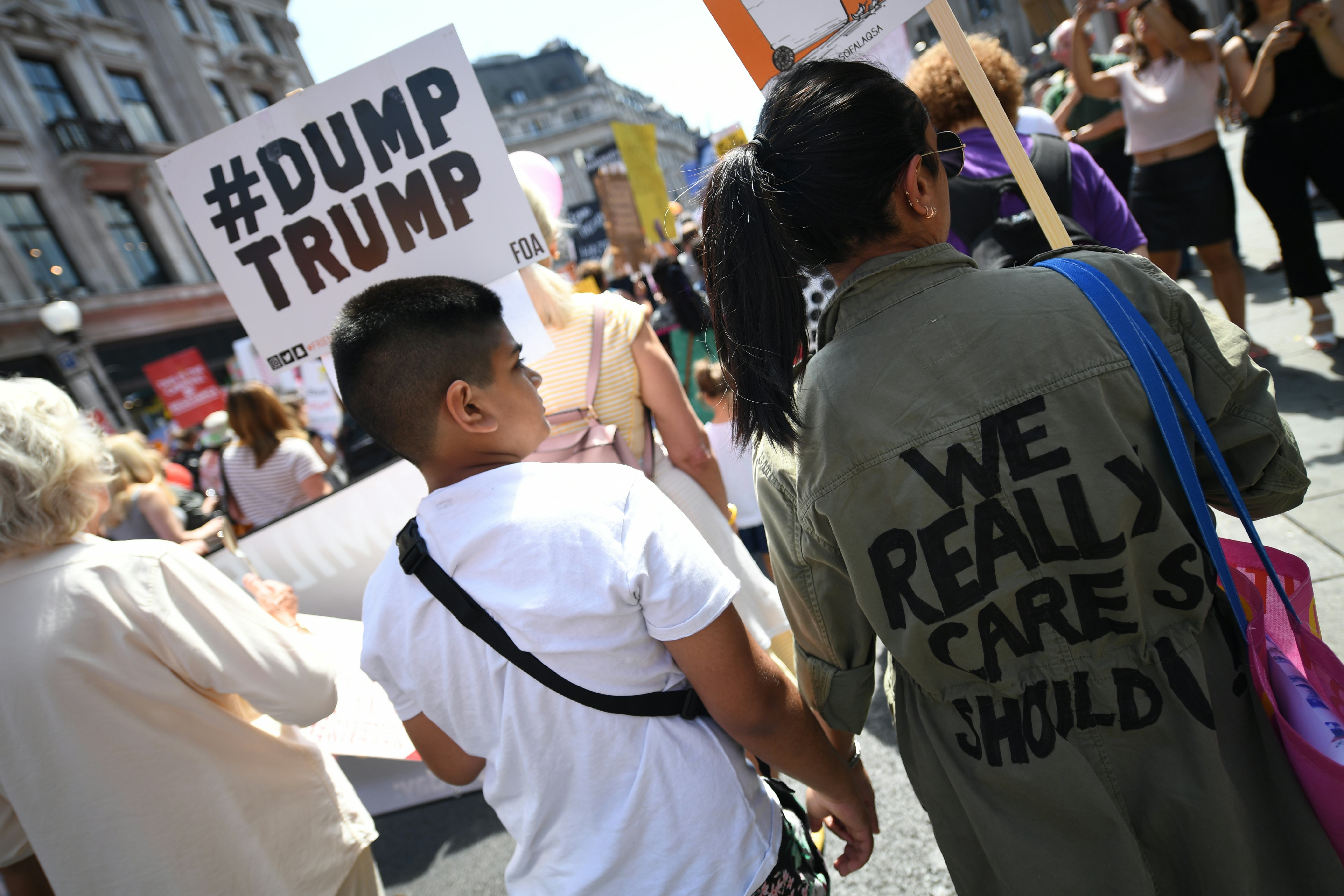 These London Trump Protest Signs Speak Volumes About How The Brits ...
