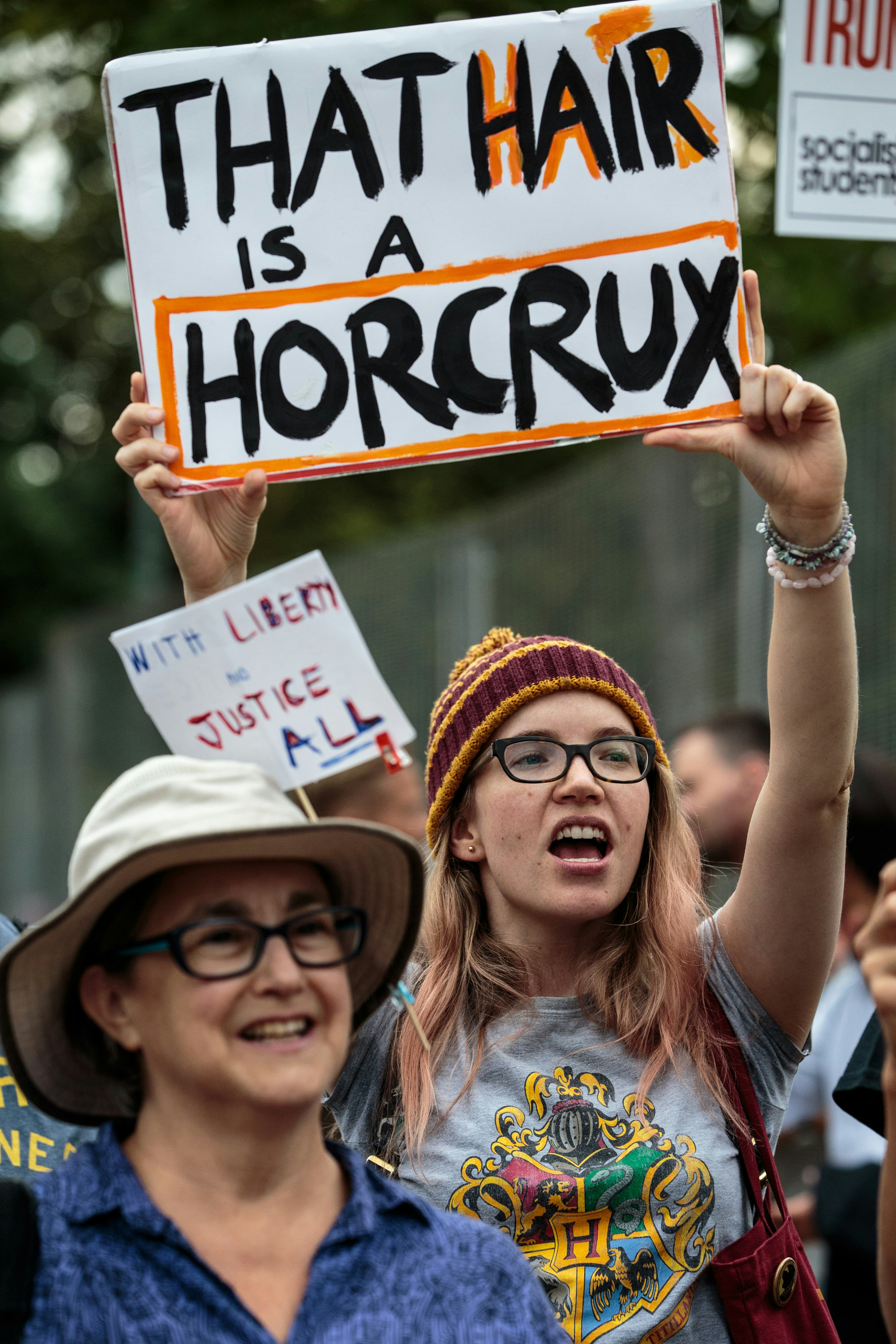 These London Trump Protest Signs Speak Volumes About How The Brits ...