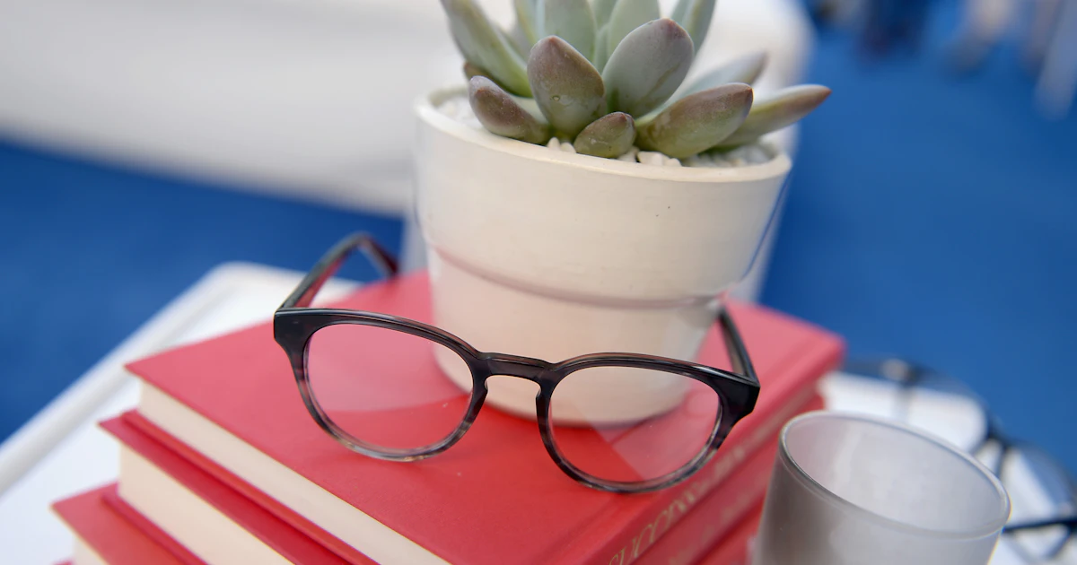 18 Things Only Women With Really Bad Vision Will Understand 18 Things Only Women With Really Bad Vision Will Understand