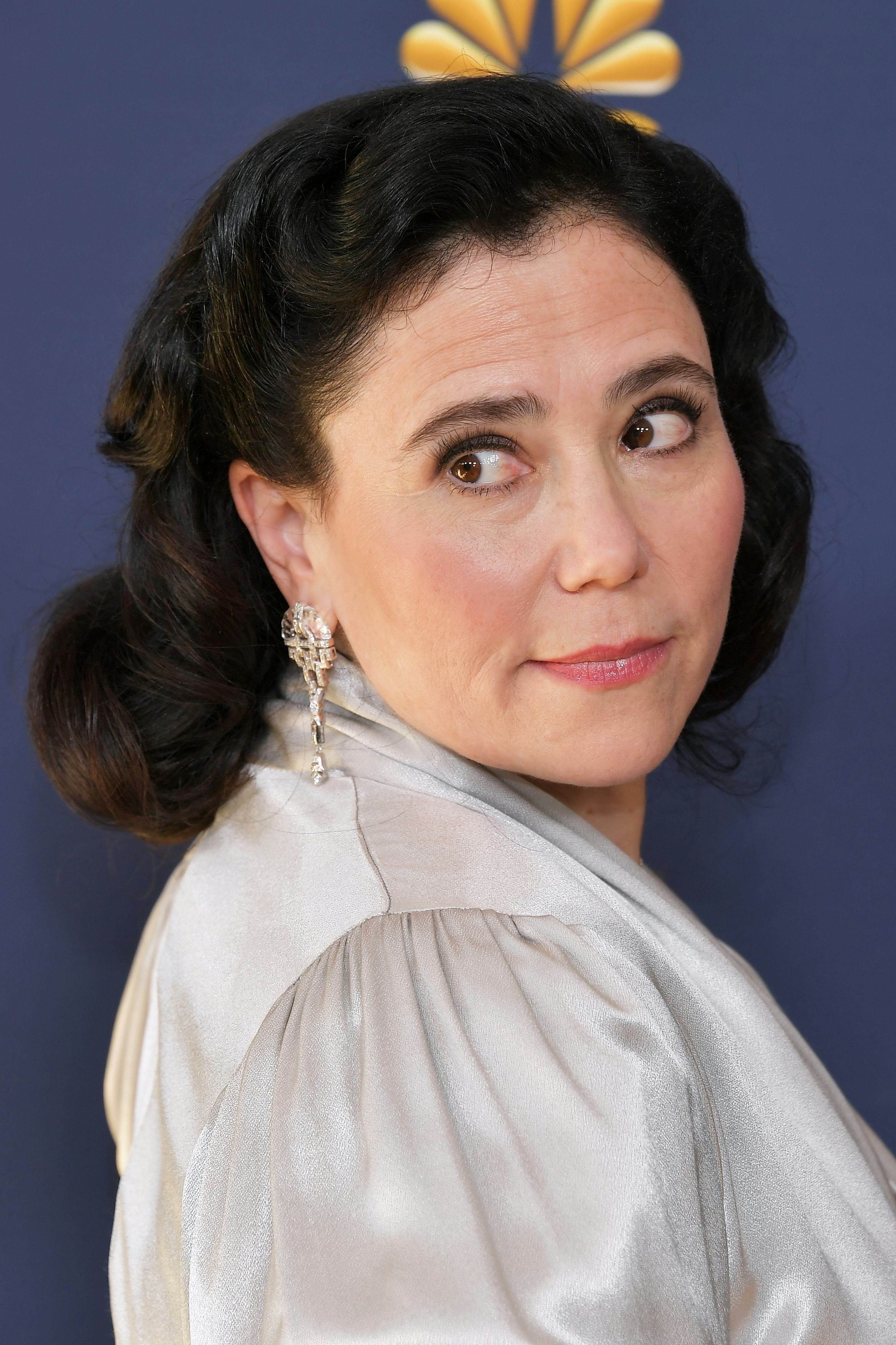 Alex Borstein's 2018 Emmys Dress Was Actually Her Wedding Dress From ...