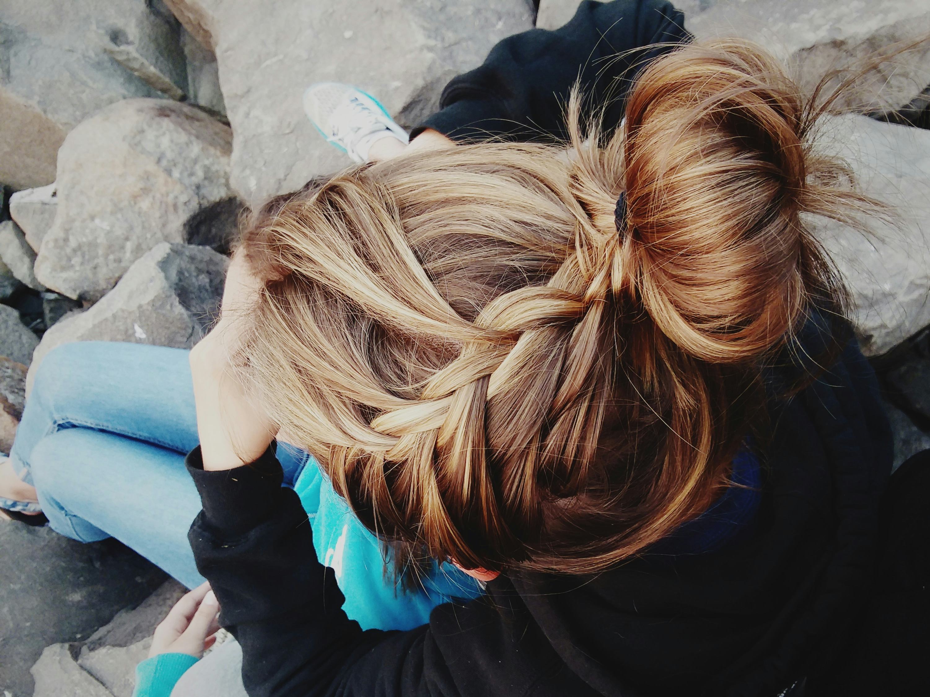 6 Ways To Protect Your Hair In The Snow, According To An Expert