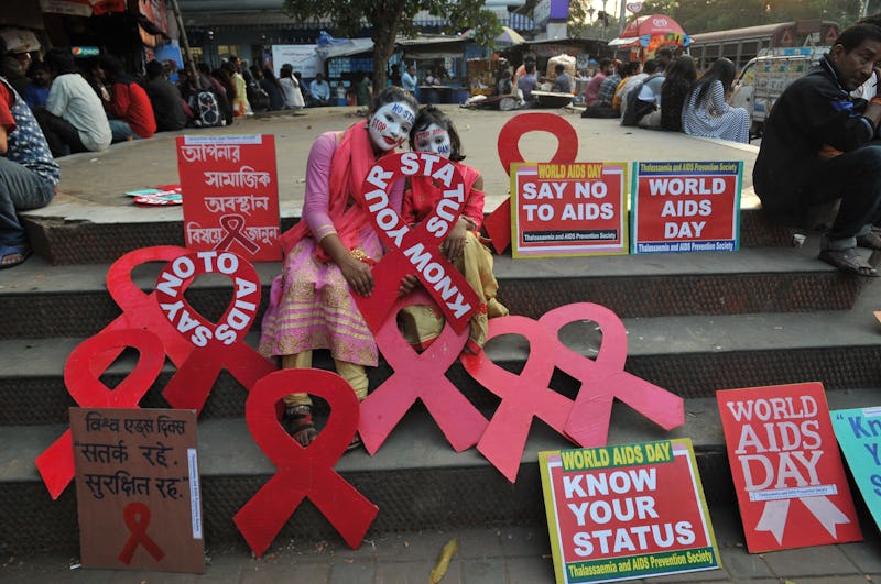 The Stigma Against AIDS Is An "Epidemic" In Itself & Here's How To Fight It