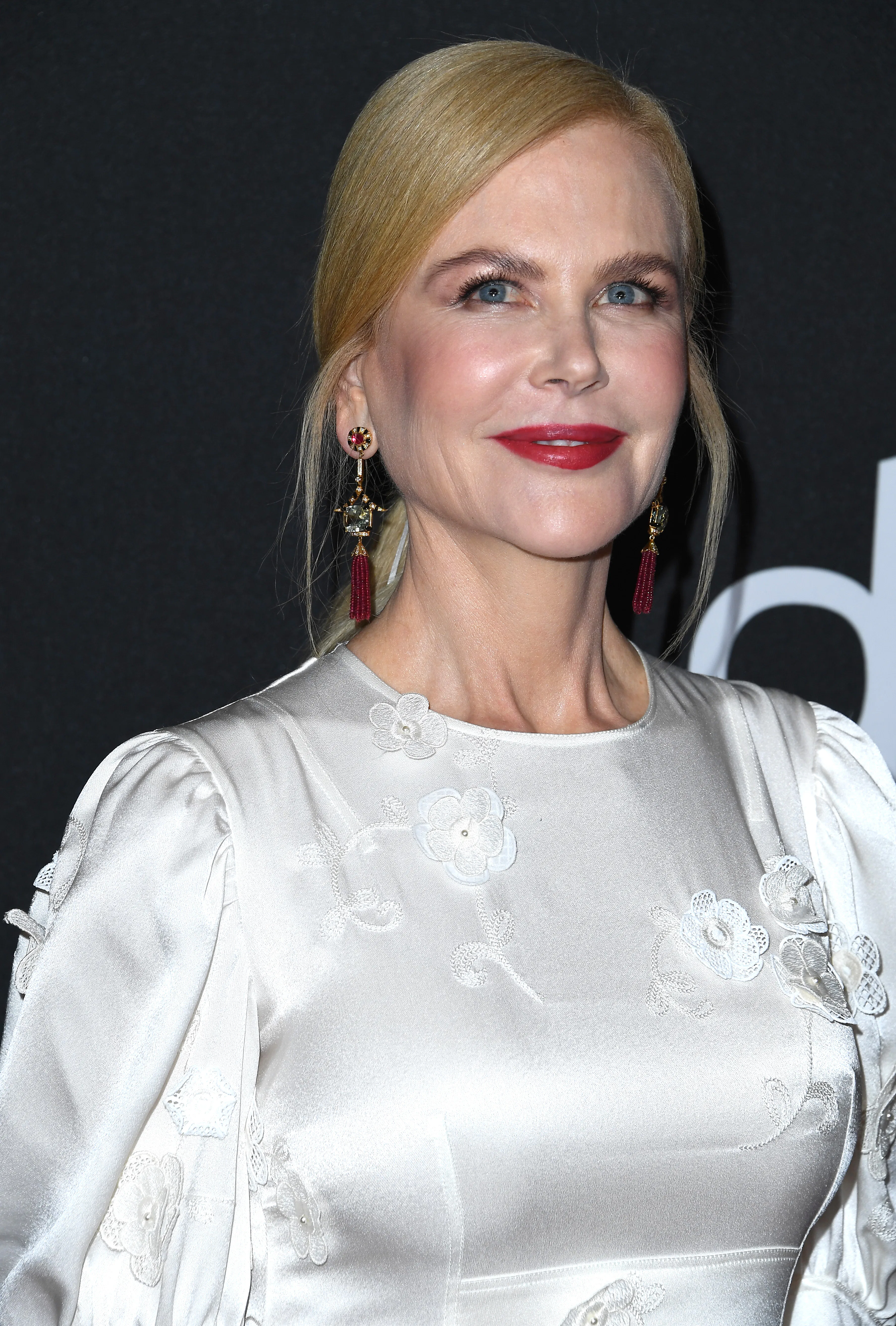 30 Holiday Party Makeup Ideas To Steal From Celebs