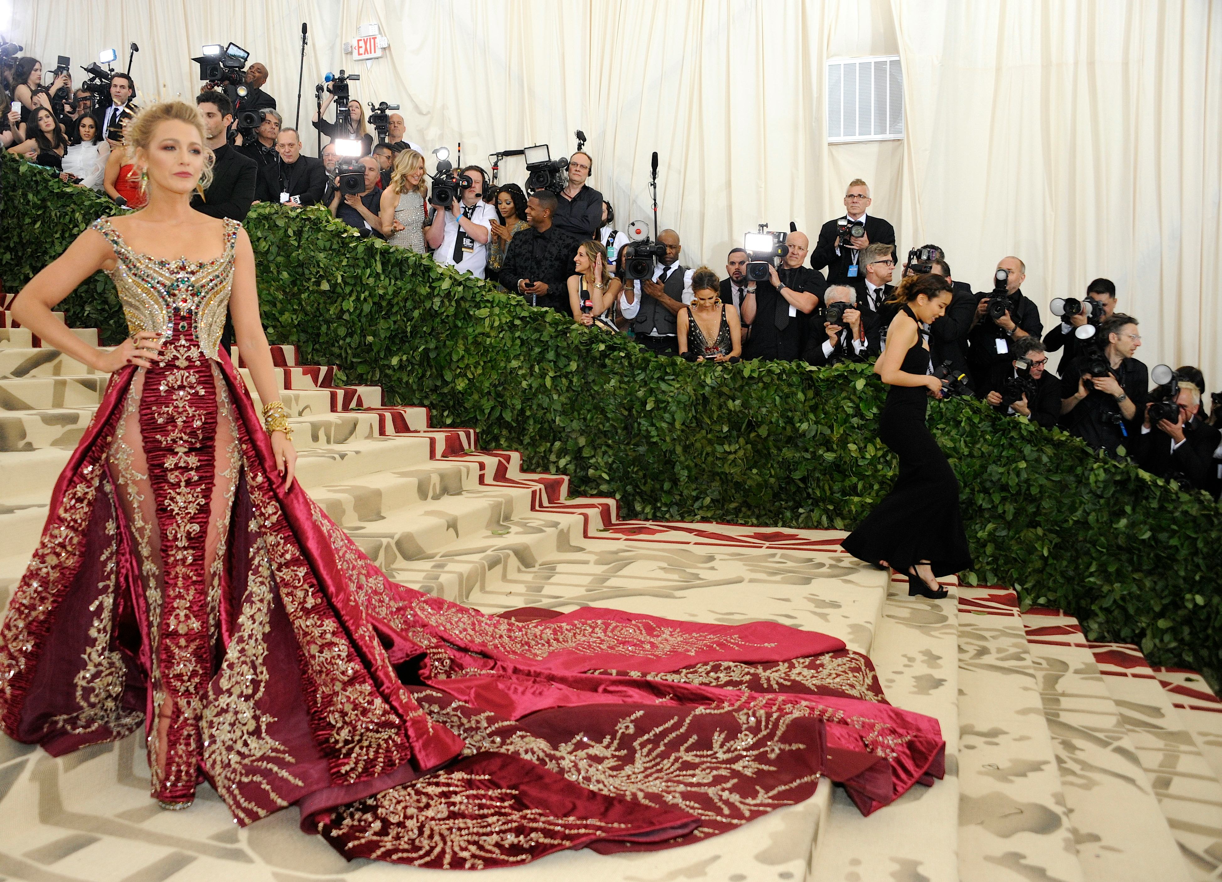 The 10 Best Red Carpet Looks Of The Decade, According To Rachel Zoe