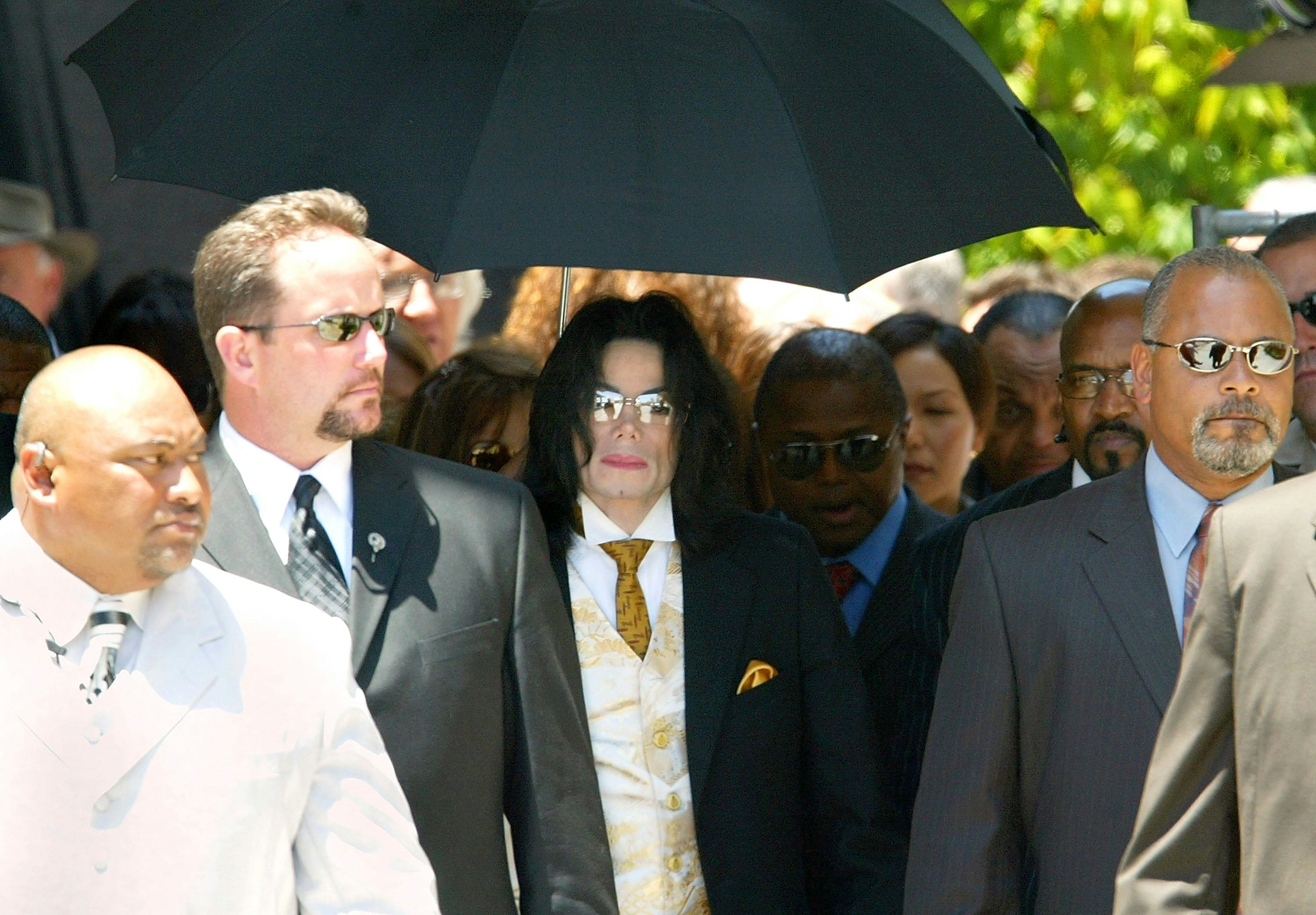 What Happened At Michael Jackson's 2005 Trial? 'Leaving Neverland ...