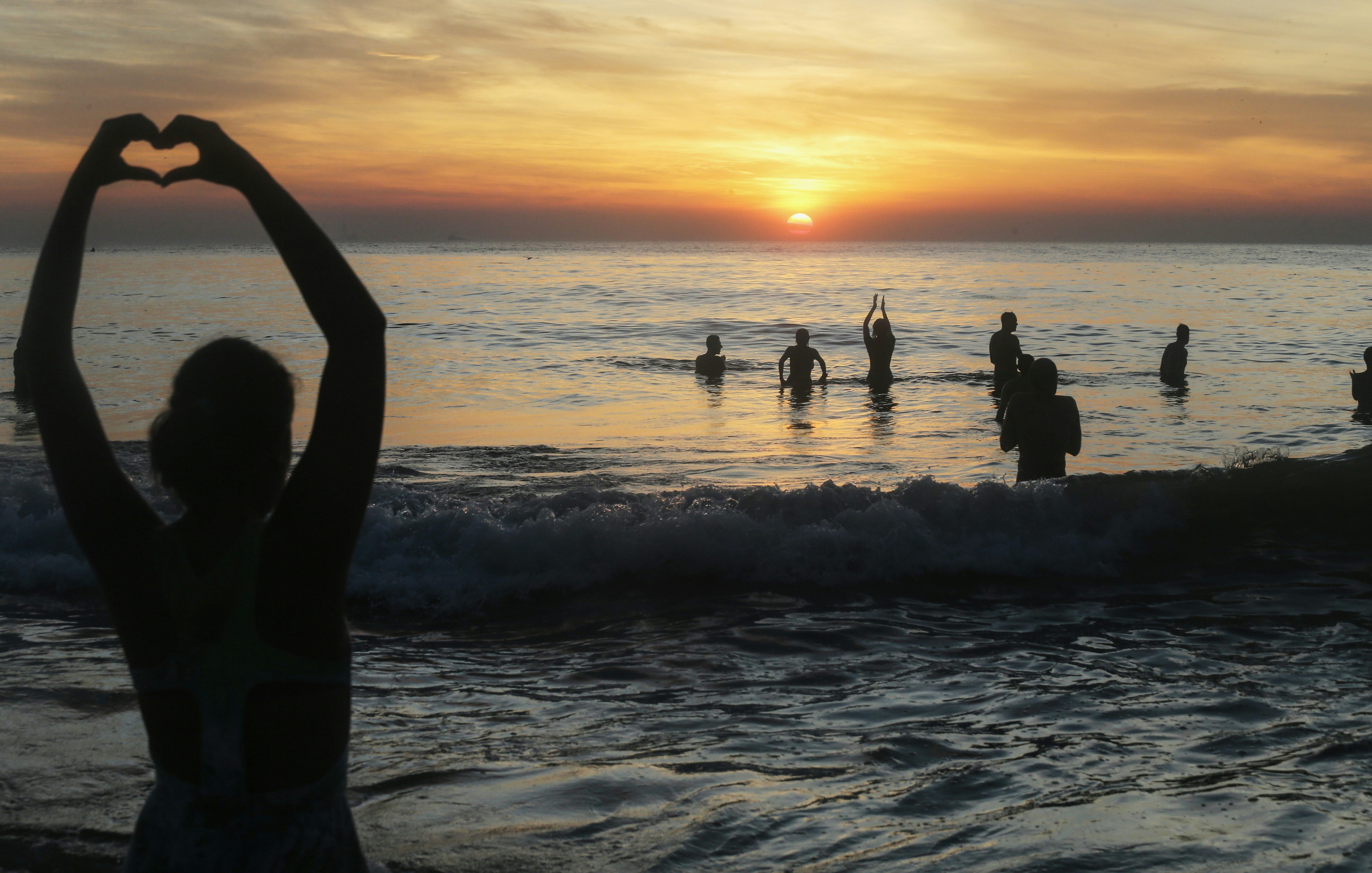 7 Ways Grieving When You’re Young Changes You, According To Experts