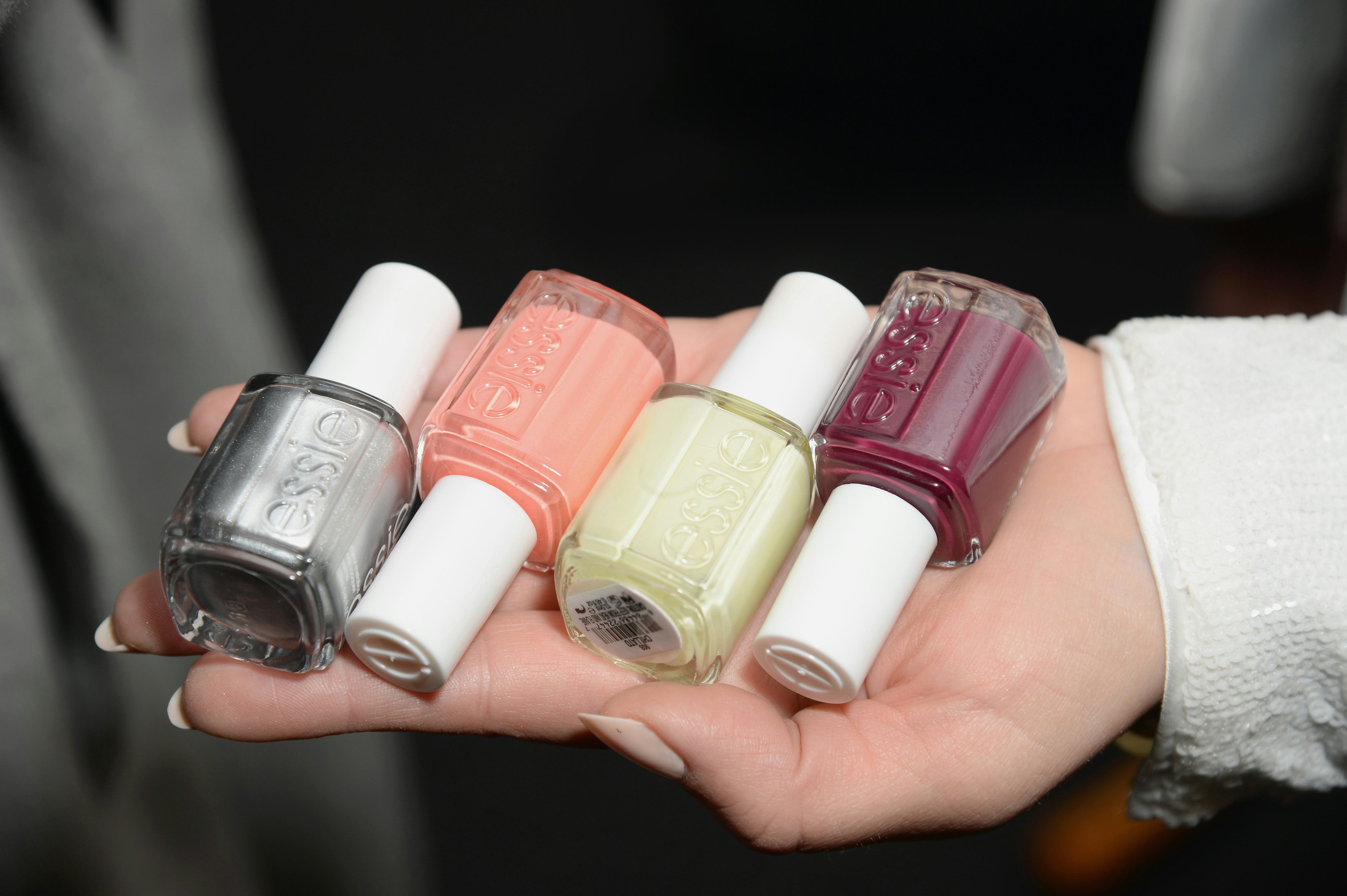 How To Tell If Your Makeup Is Expired So You Can Make Sure Your ...