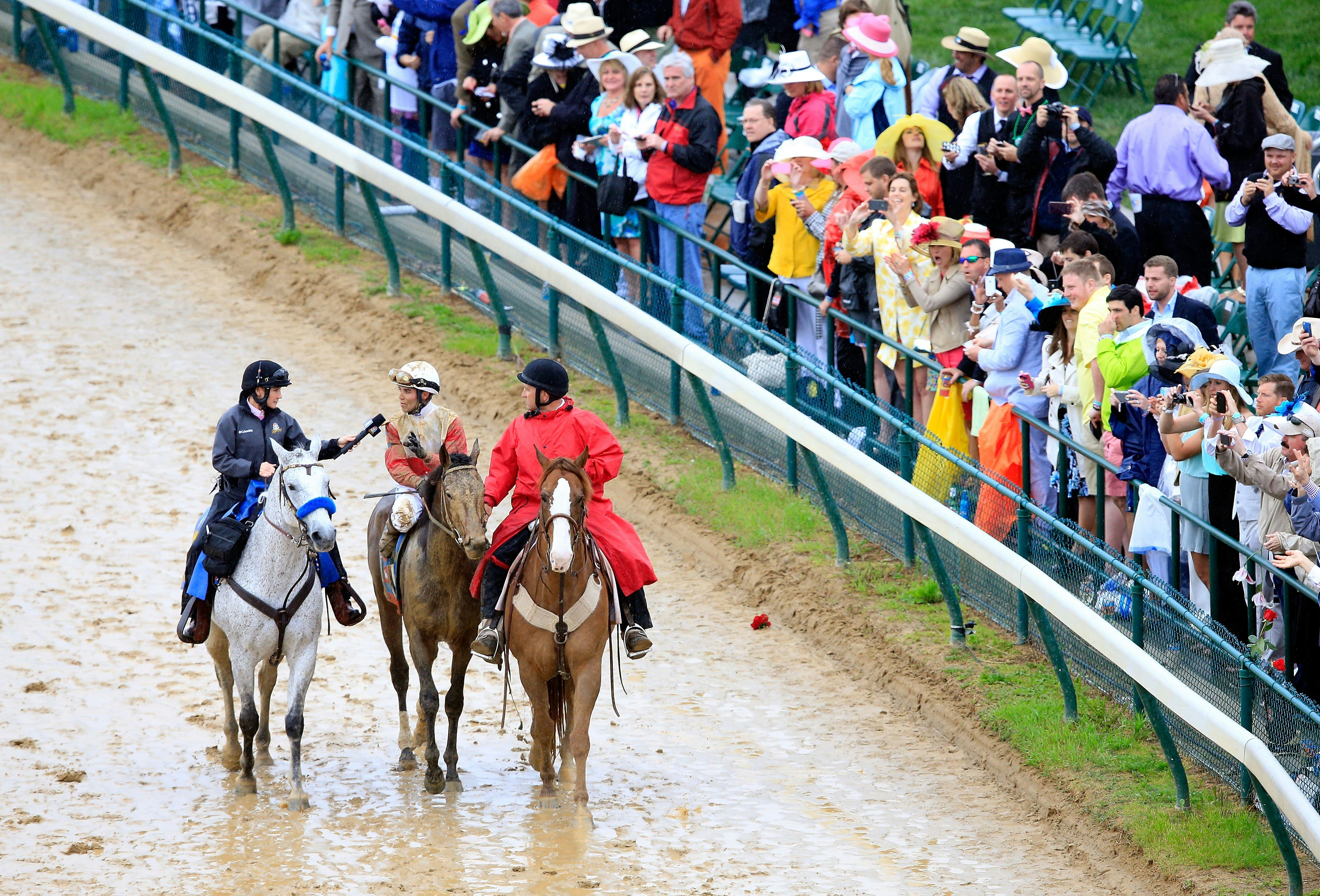 Here's What It's Like To Be A Female Horse Racing Jockey