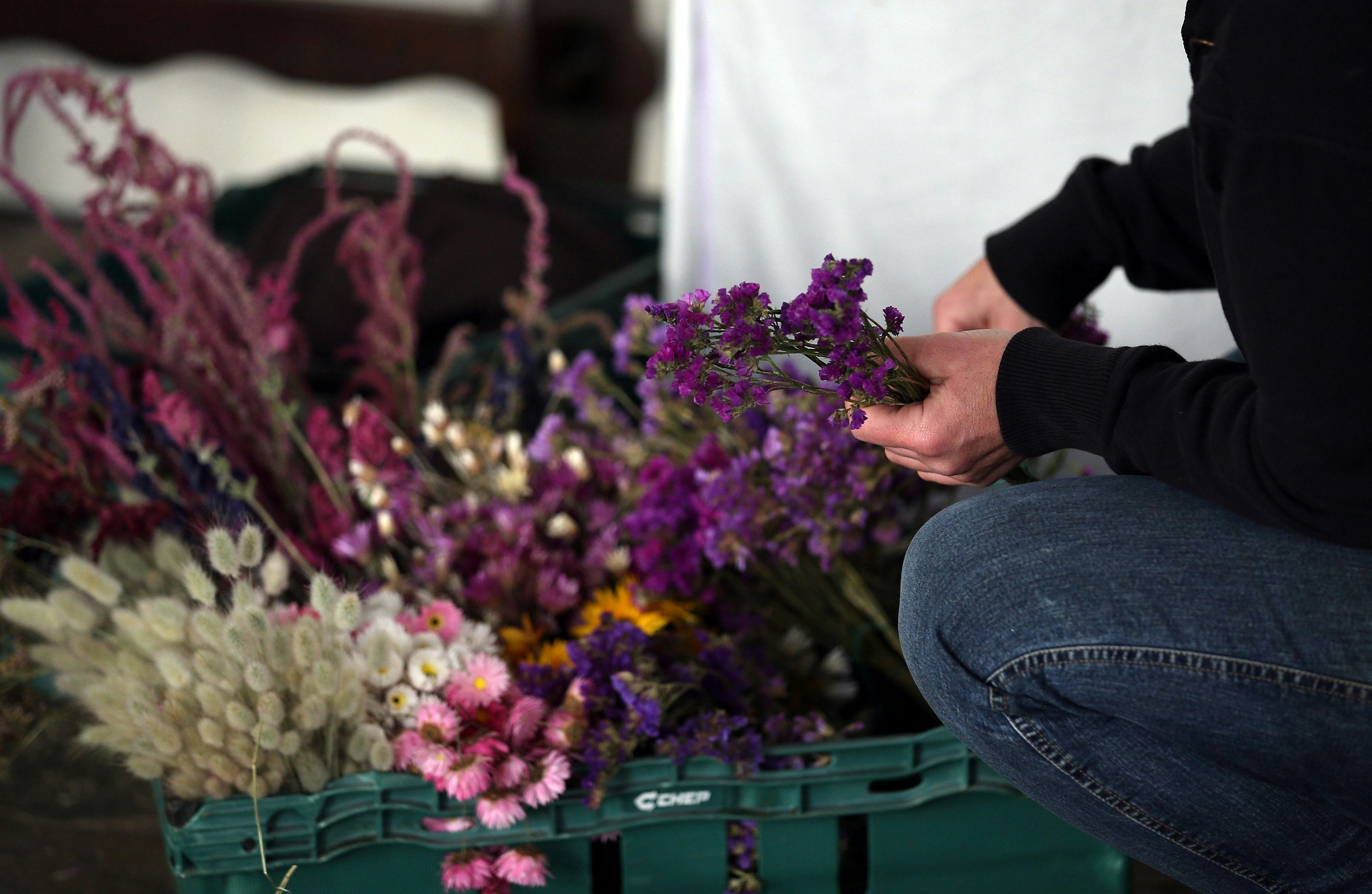 What To Do With Your Wedding Flowers After The Big Day, So You Don't ...