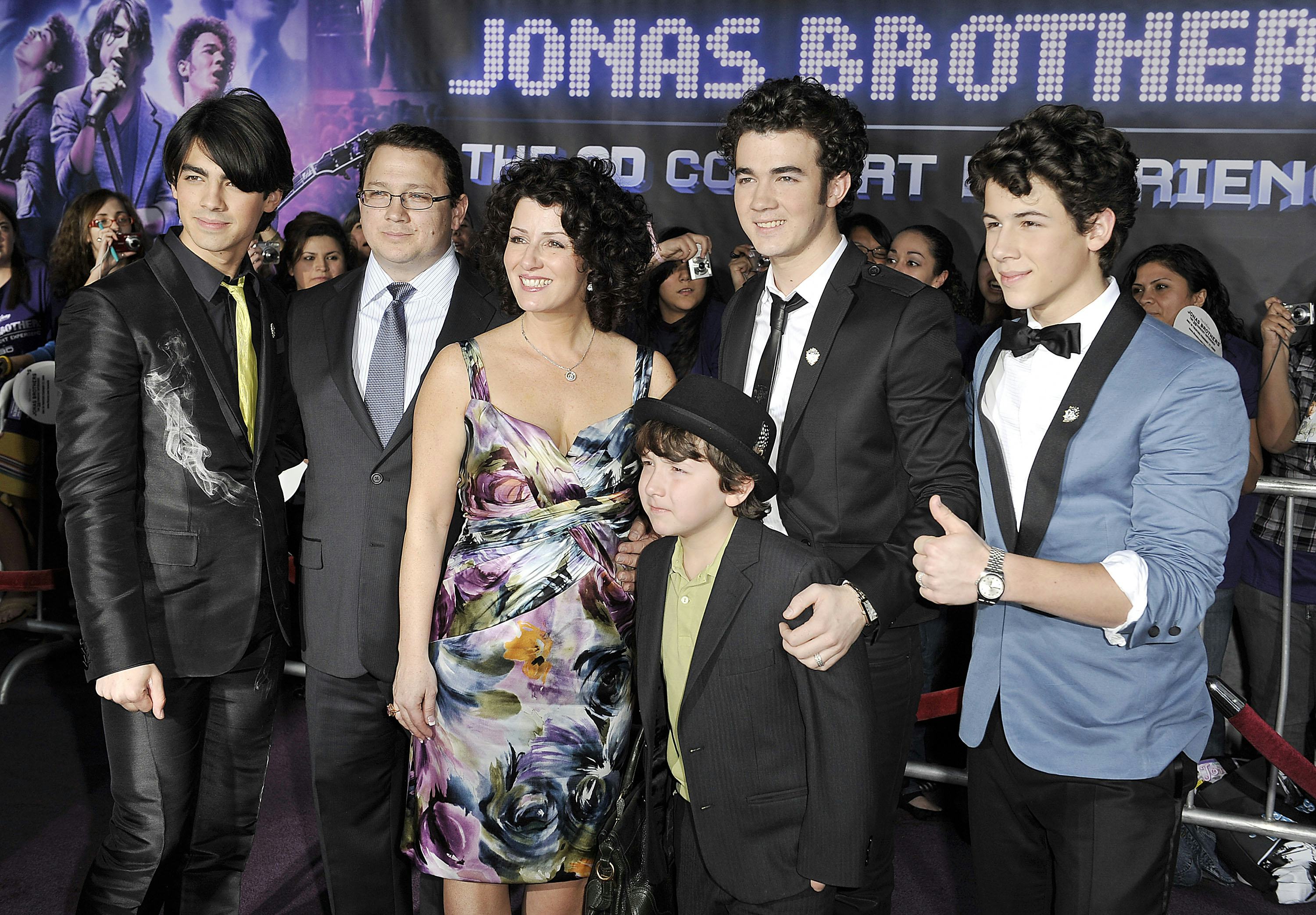 24 Jonas Brothers Facts From 'Chasing Happiness' That Will Shock Even ...