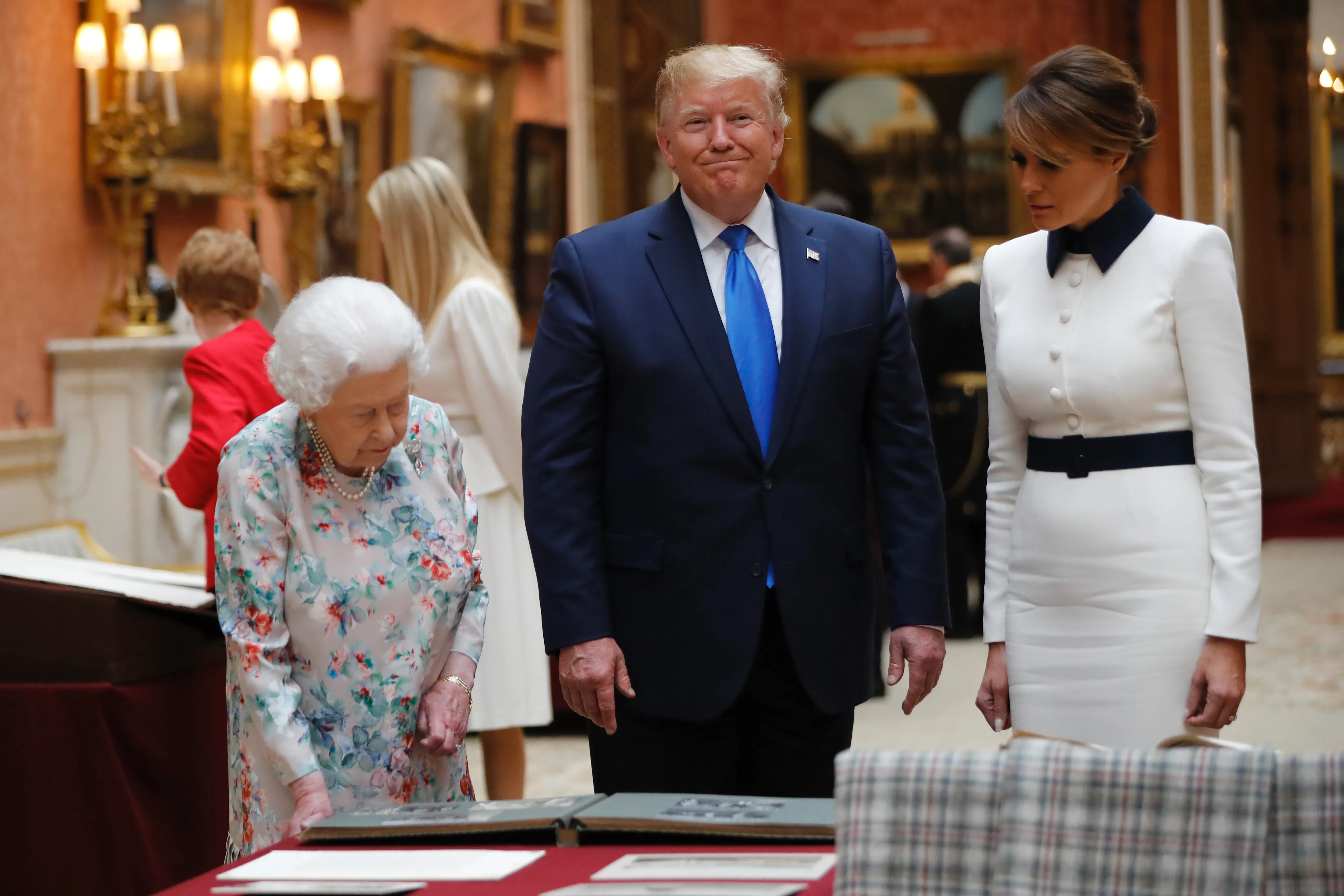 Trump's Dinner With Queen Elizabeth Involves A Table Setting Inspection ...