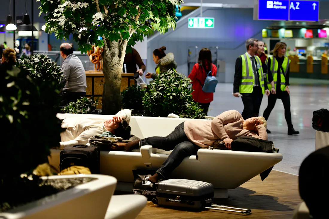 How Jet Lag Changes Your Brain, According To Researchers
