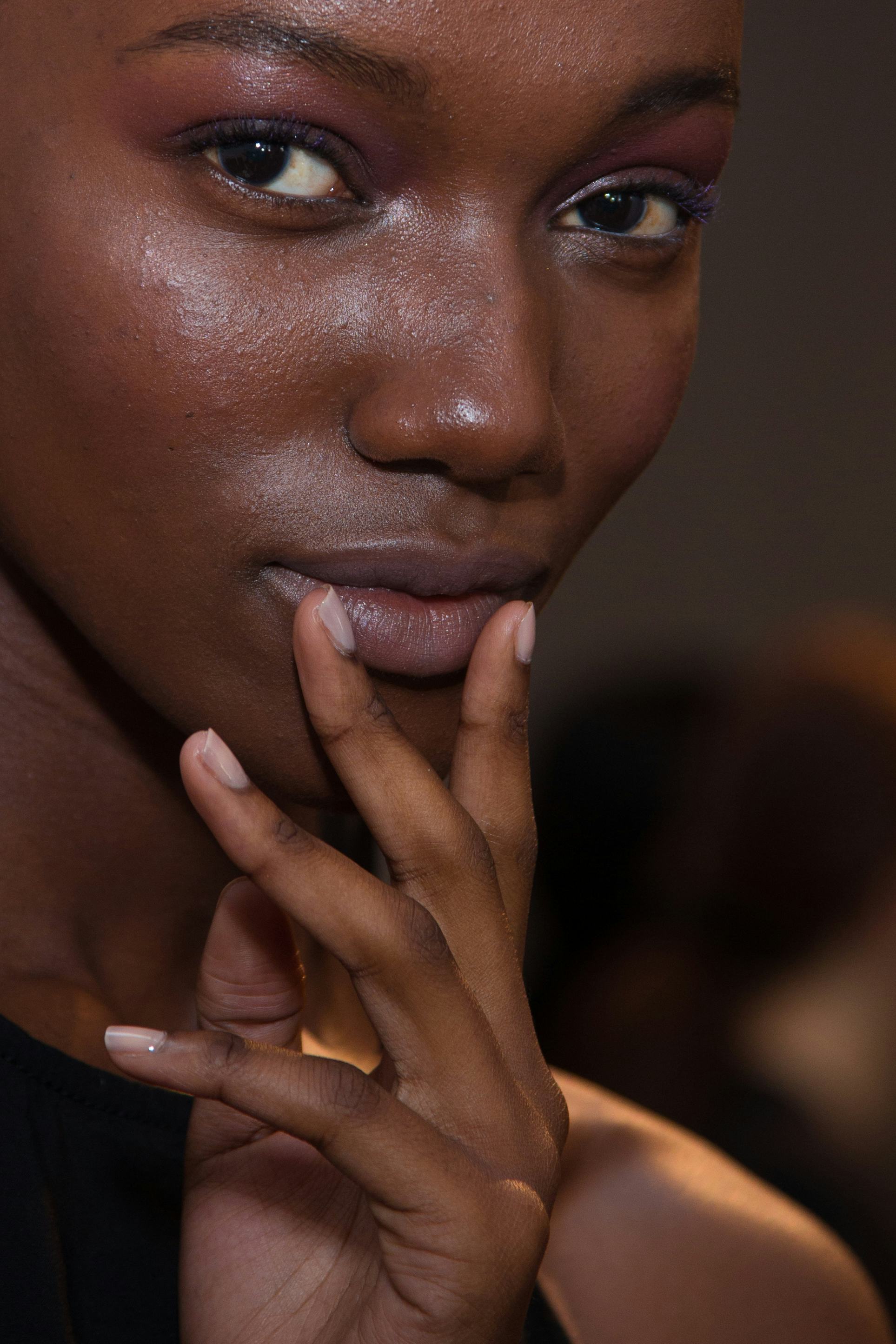 Powder Dip Vs. Acrylic Nails: The Biggest Differences, Explained