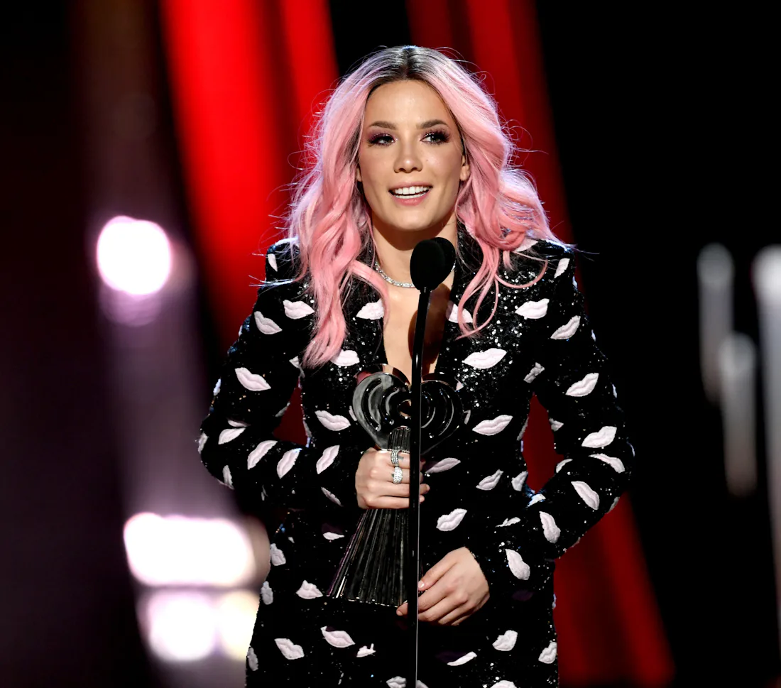 Are Halsey's Rainbow Bangs Real? This Colorful 'Do Will Inspire Your ...