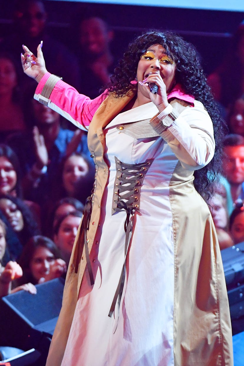Lizzo Wore A Purple Prom Dress At The 2019 Vmas And Accessorized With A