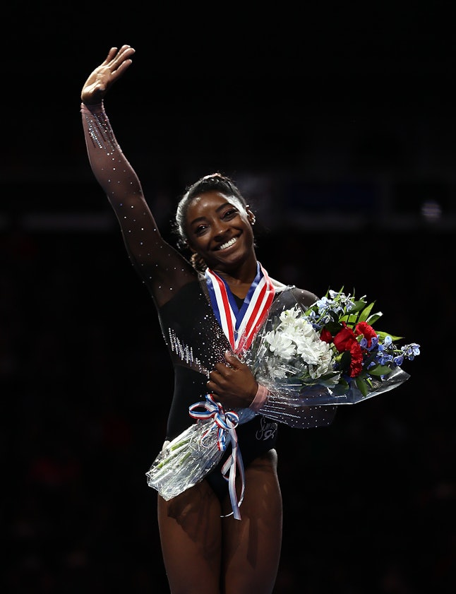 Simone Biles' Beauty Routine Is The Last Thing She's Thinking About ...