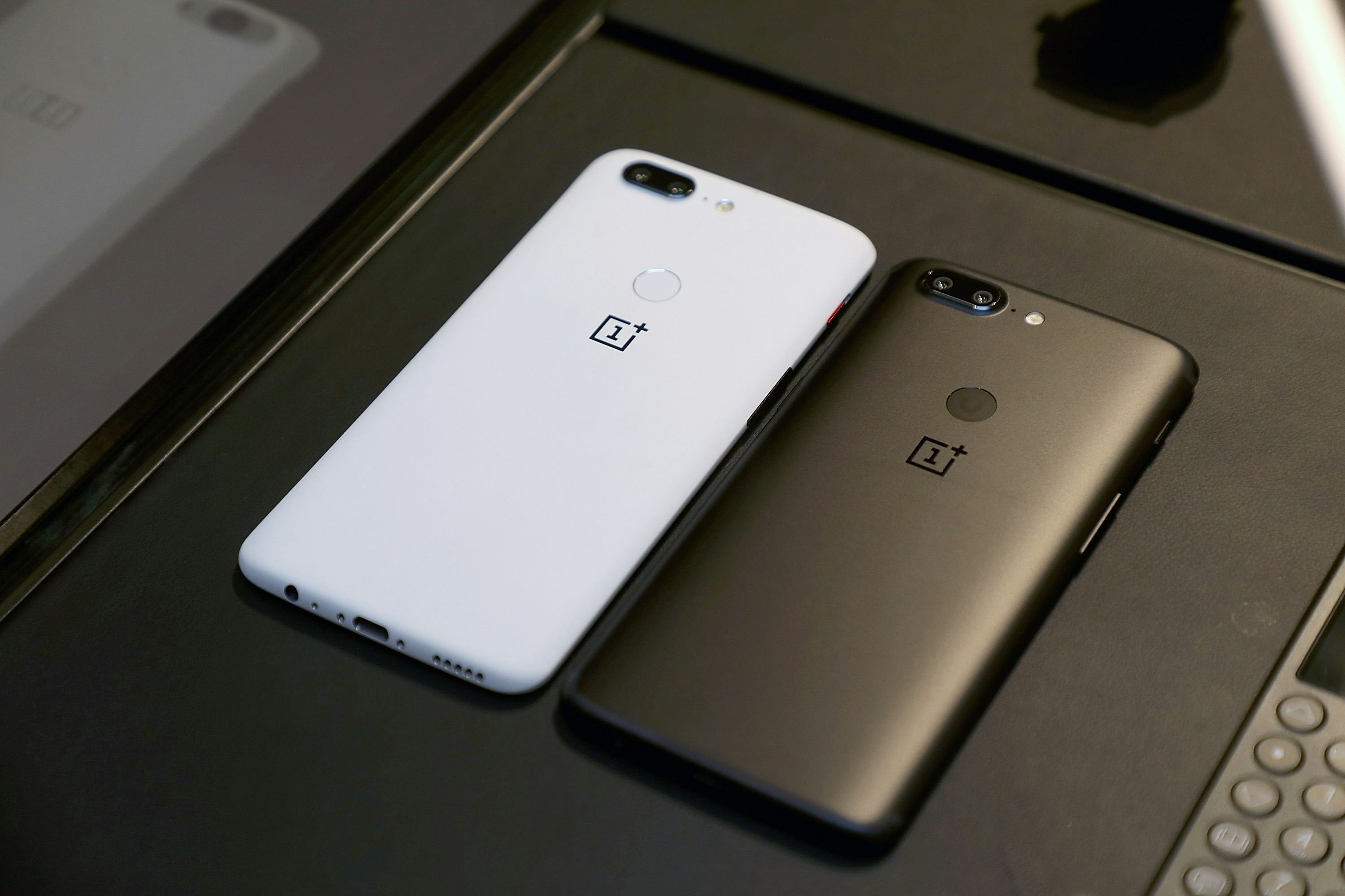 The OnePlus One Concept phone has an "invisible camera"