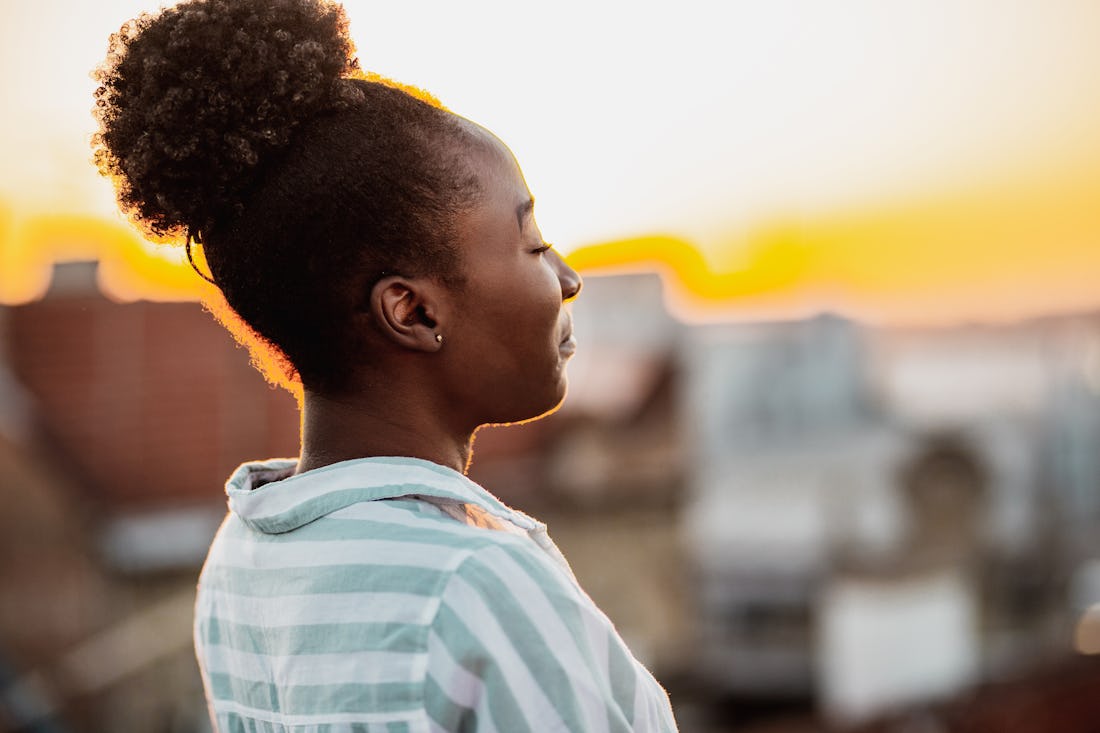 How To Experience Astral Projection, According To An Astrologer & Psychic