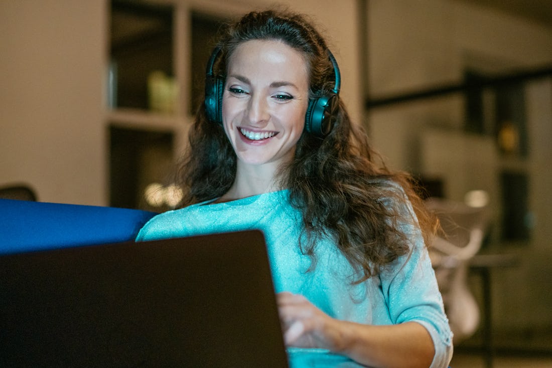 How To Celebrate Friendsgiving On Zoom During The Pandemic