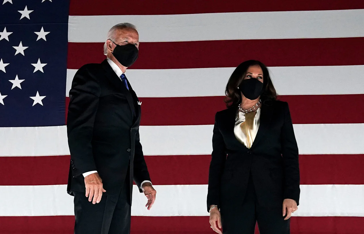 25 Kamala Harris' Outfits That Prove She's The Best At Power Dressing