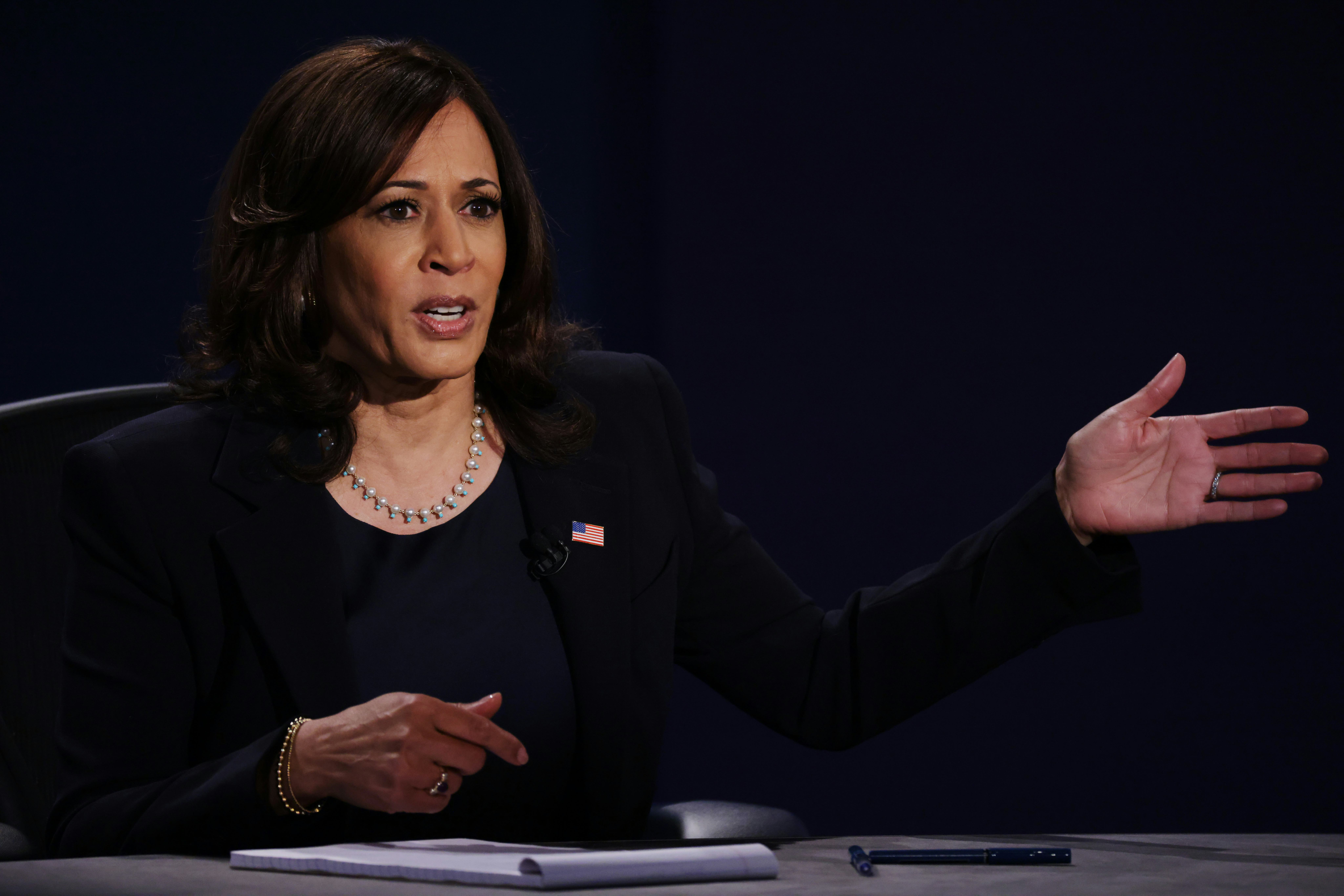 25 Kamala Harris' Outfits That Prove She's The Best At Power Dressing