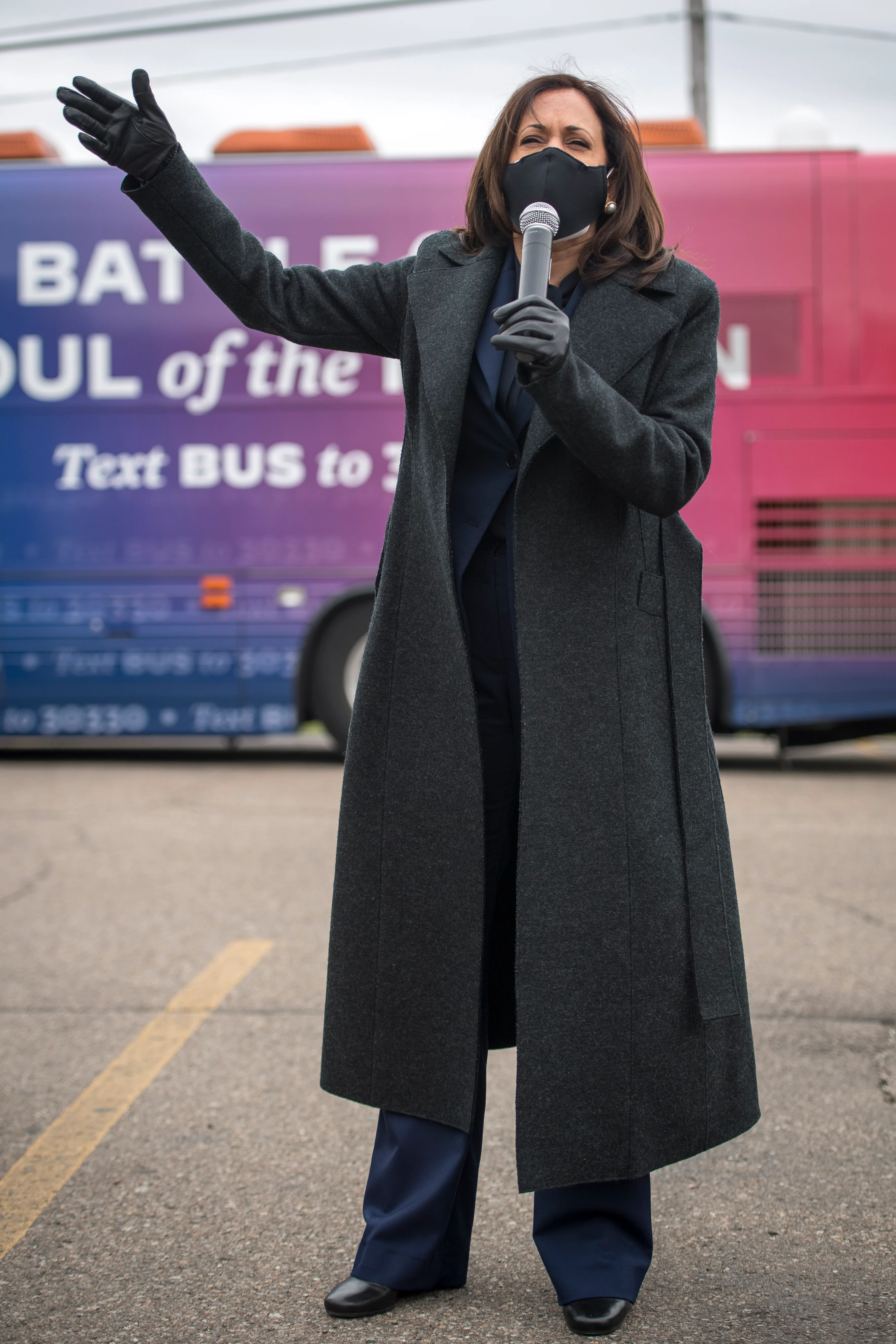 Kamala Harris 10 Best Outfits To Date