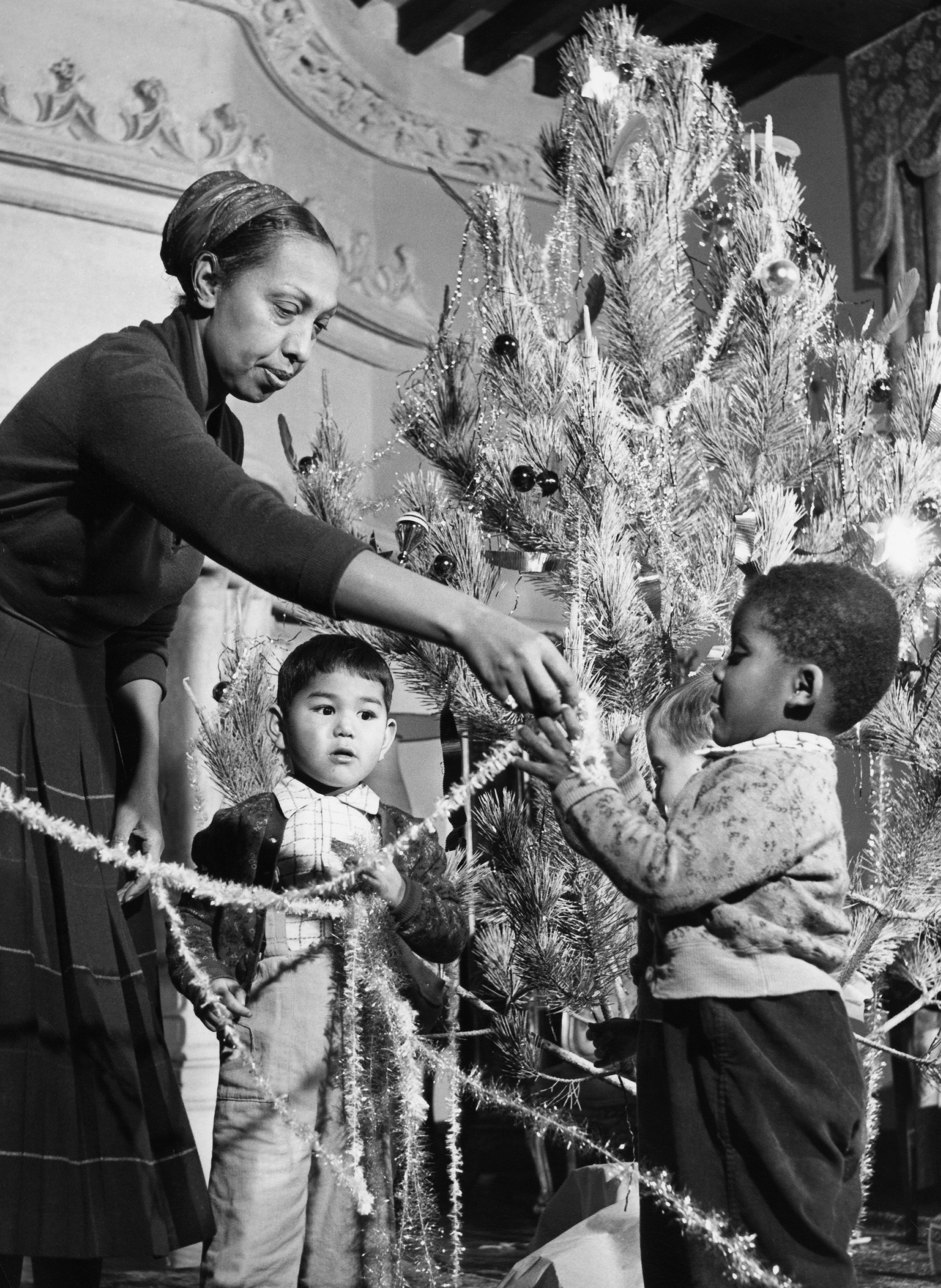 23 Retro Holiday Style Photos You Haven't Seen Before
