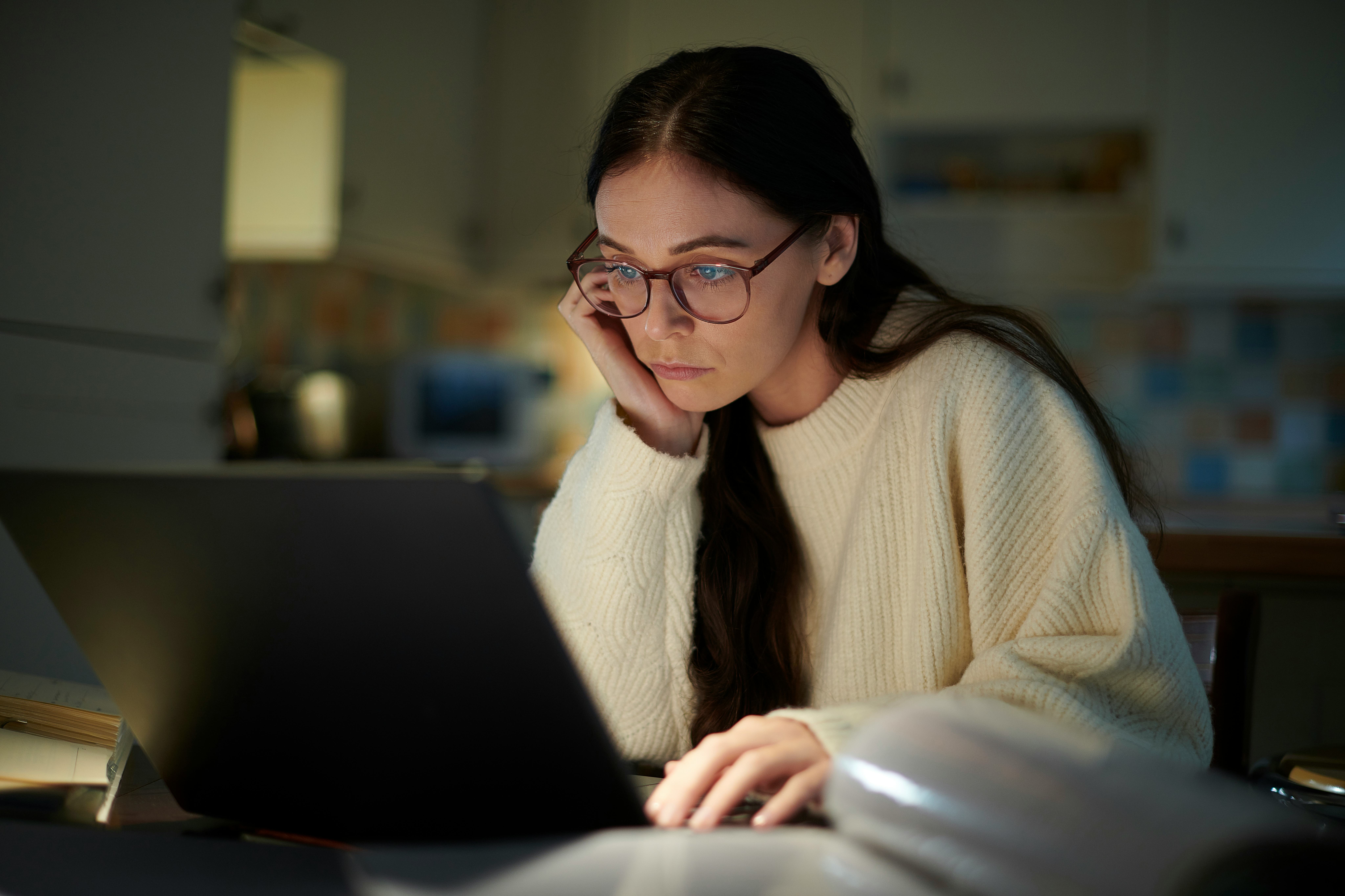 20 Creepy Habits Untrustworthy People Have In Common