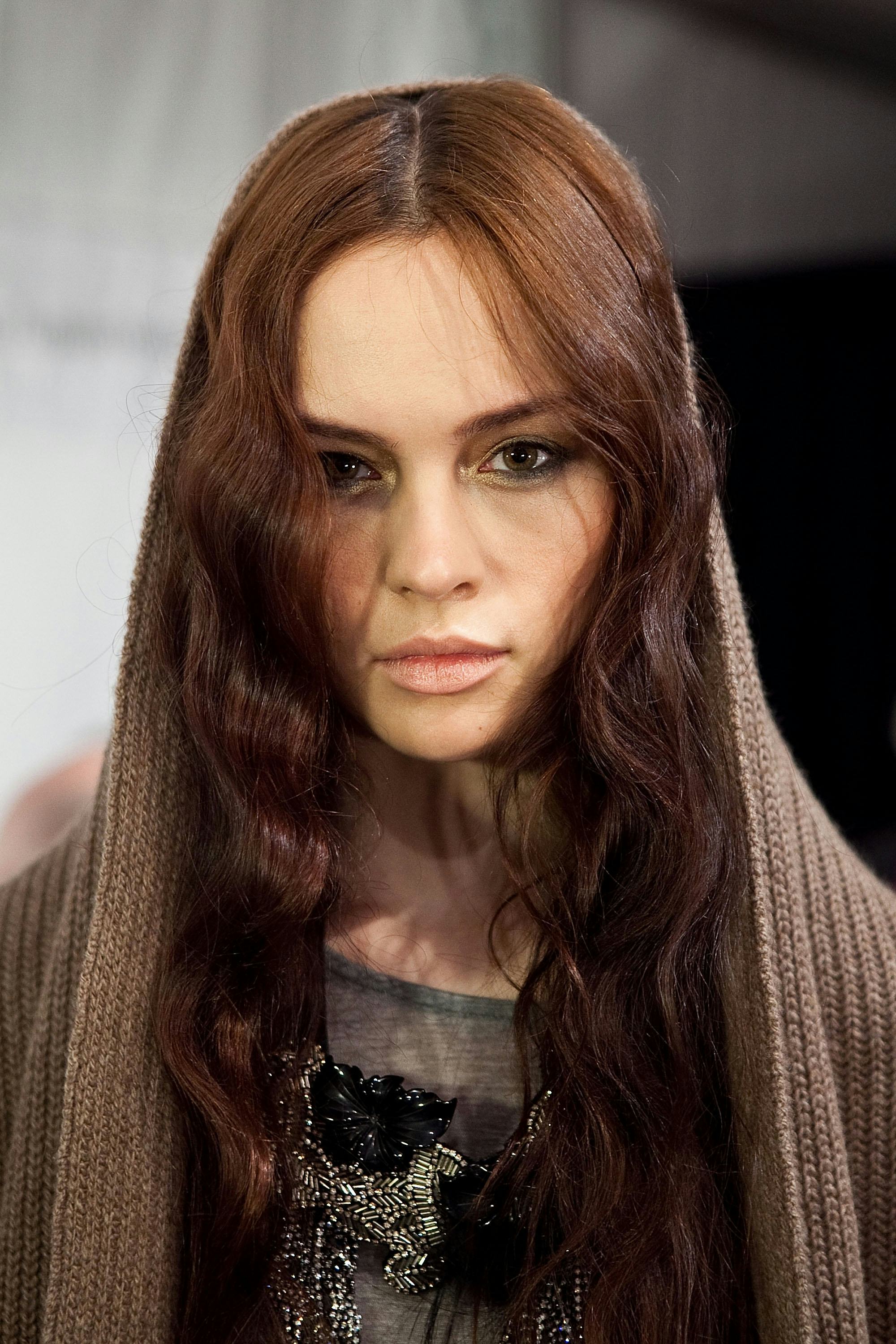 9 Beauty Trends From Fashion Week 2010 That Still Look Good Today