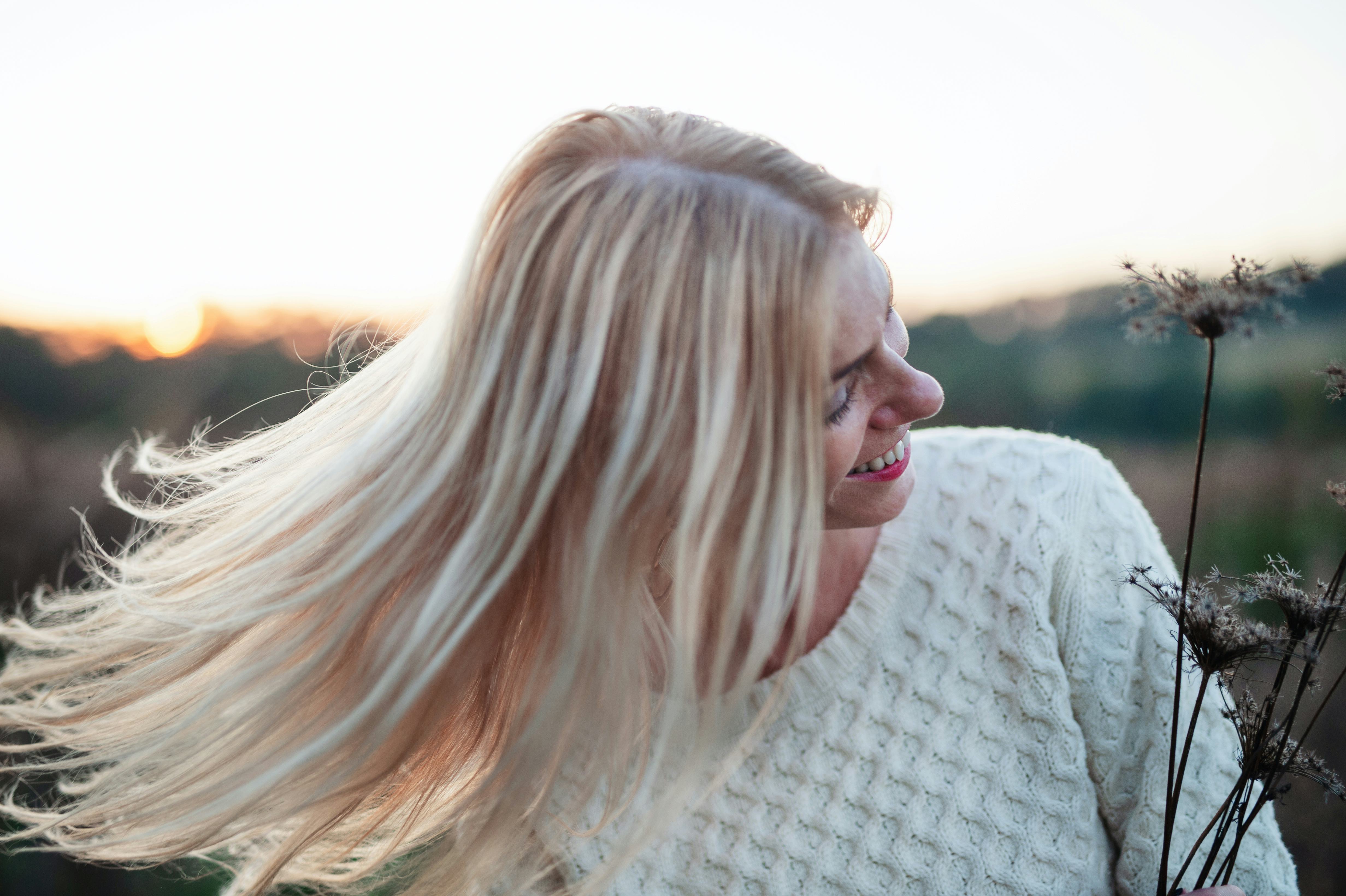 9 Turmeric Beauty Benefits That'll Convince You To Reach For The Spice ...