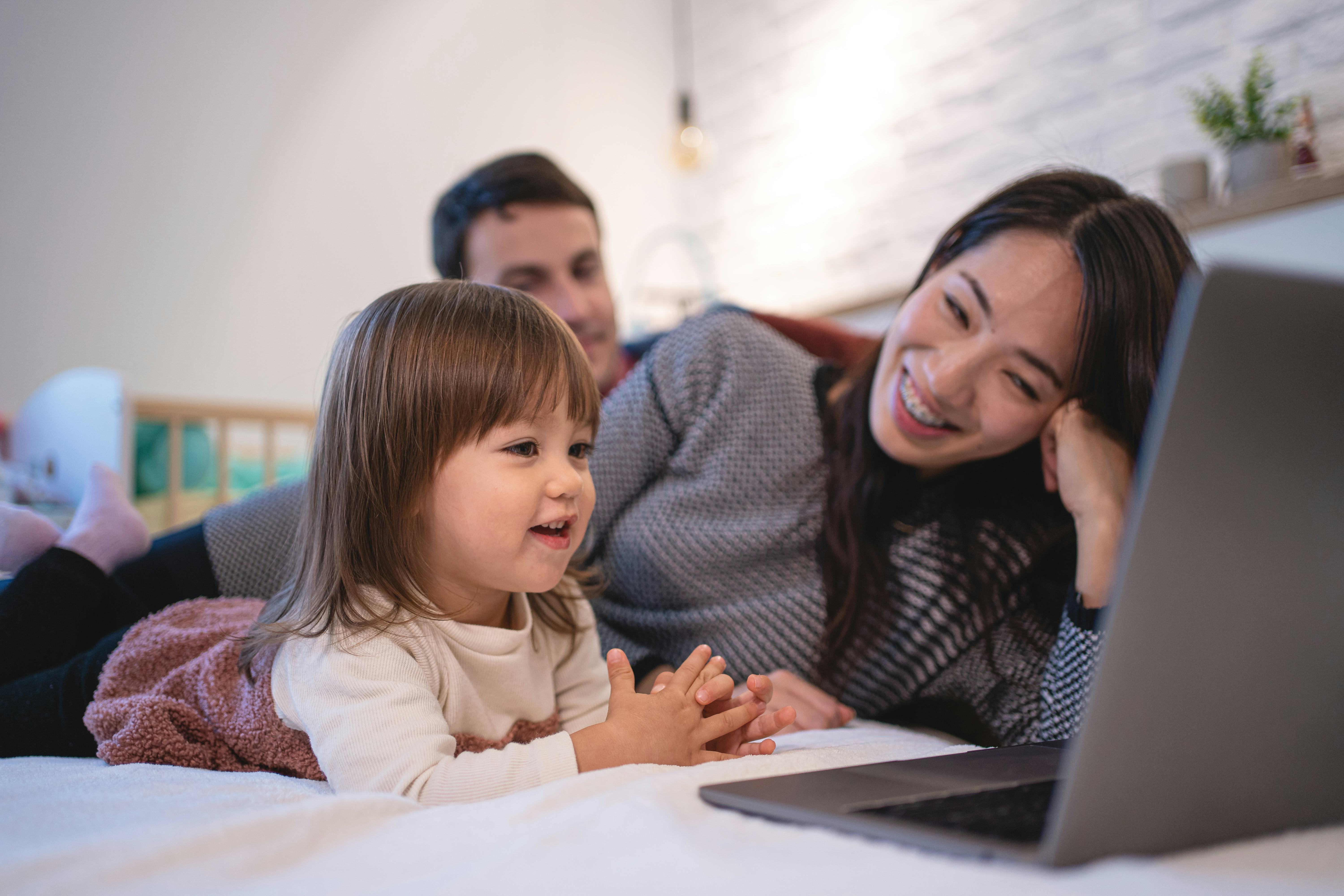 How To Have A Zoom Family Game Night That's Fun For Everybody Involved