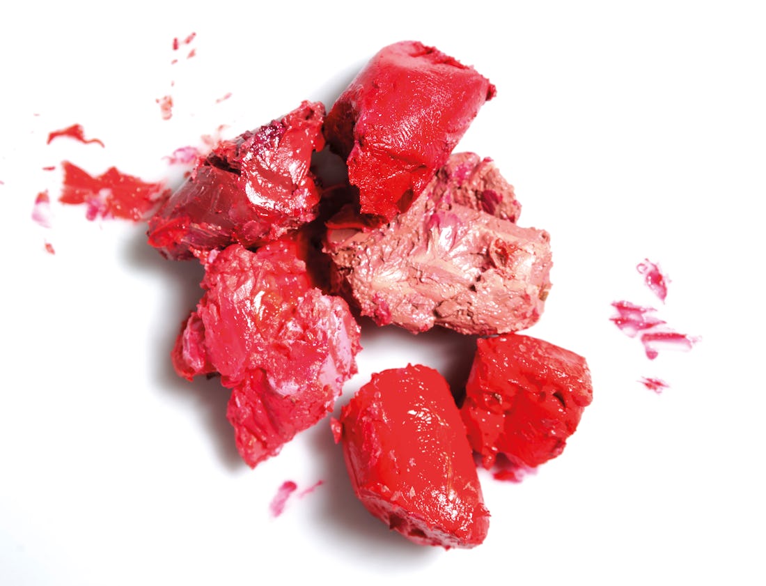 7 Ways To Tell If Your Makeup Has Expired