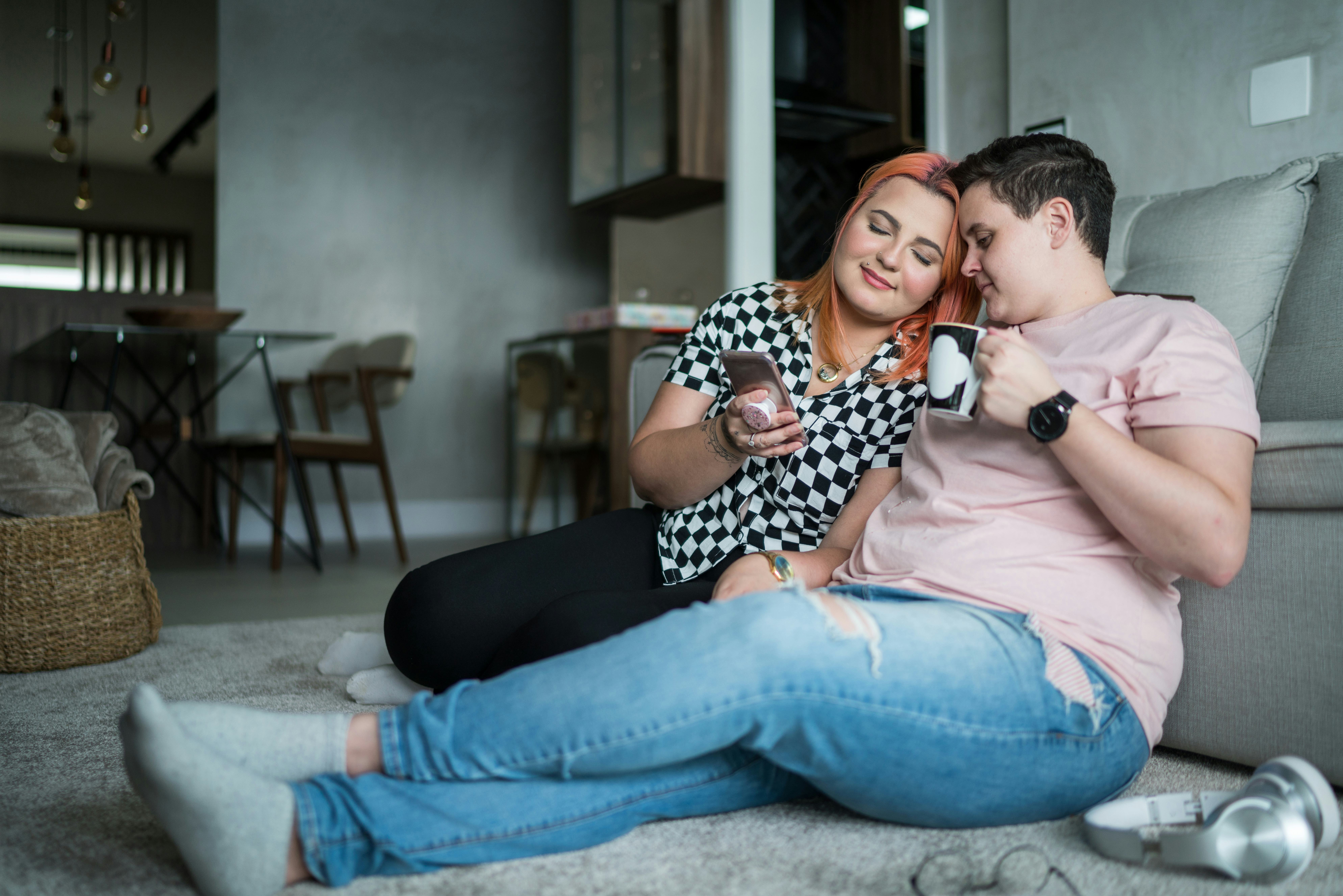 If You're Scared Of Feeling Trapped In A Relationship, Here's Why