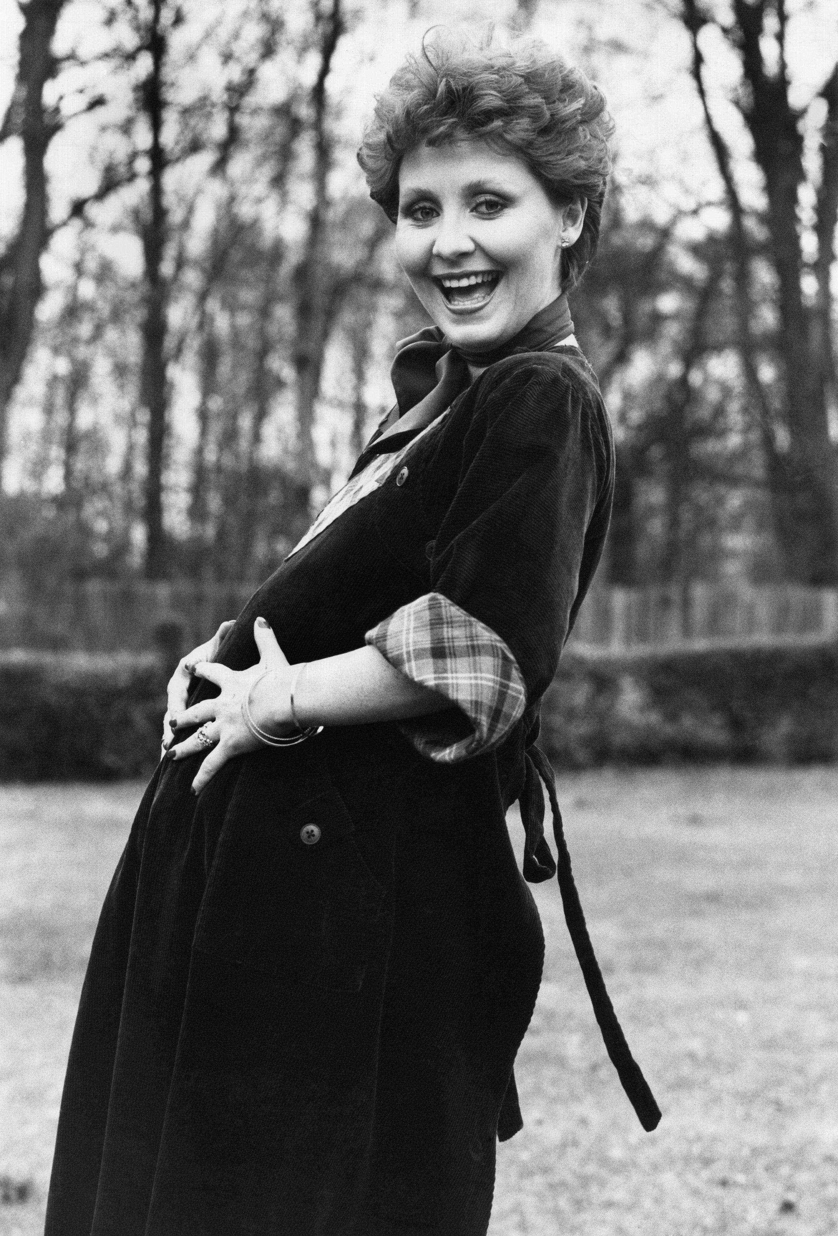 21 Vintage Maternity Photos That Prove We've Always Loved Documenting ...