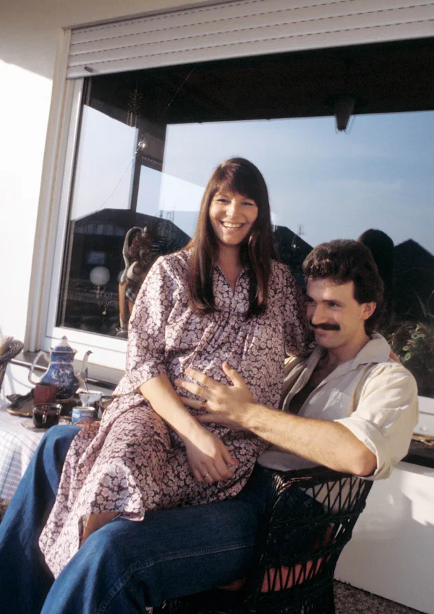 21 Vintage Maternity Photos That Prove We've Always Loved Documenting ...