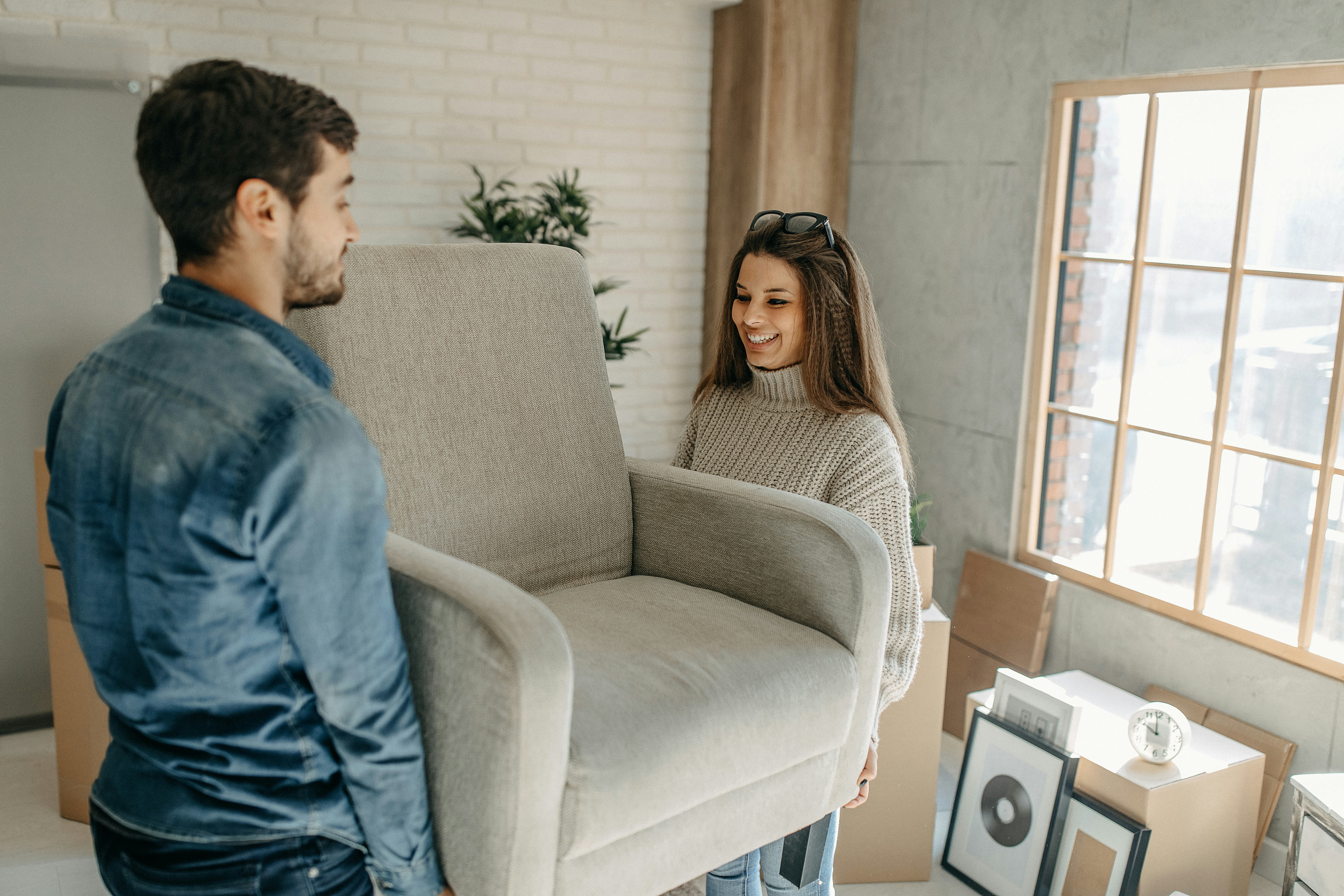 How To Tell The Difference Between Love & Lust, According To Experts