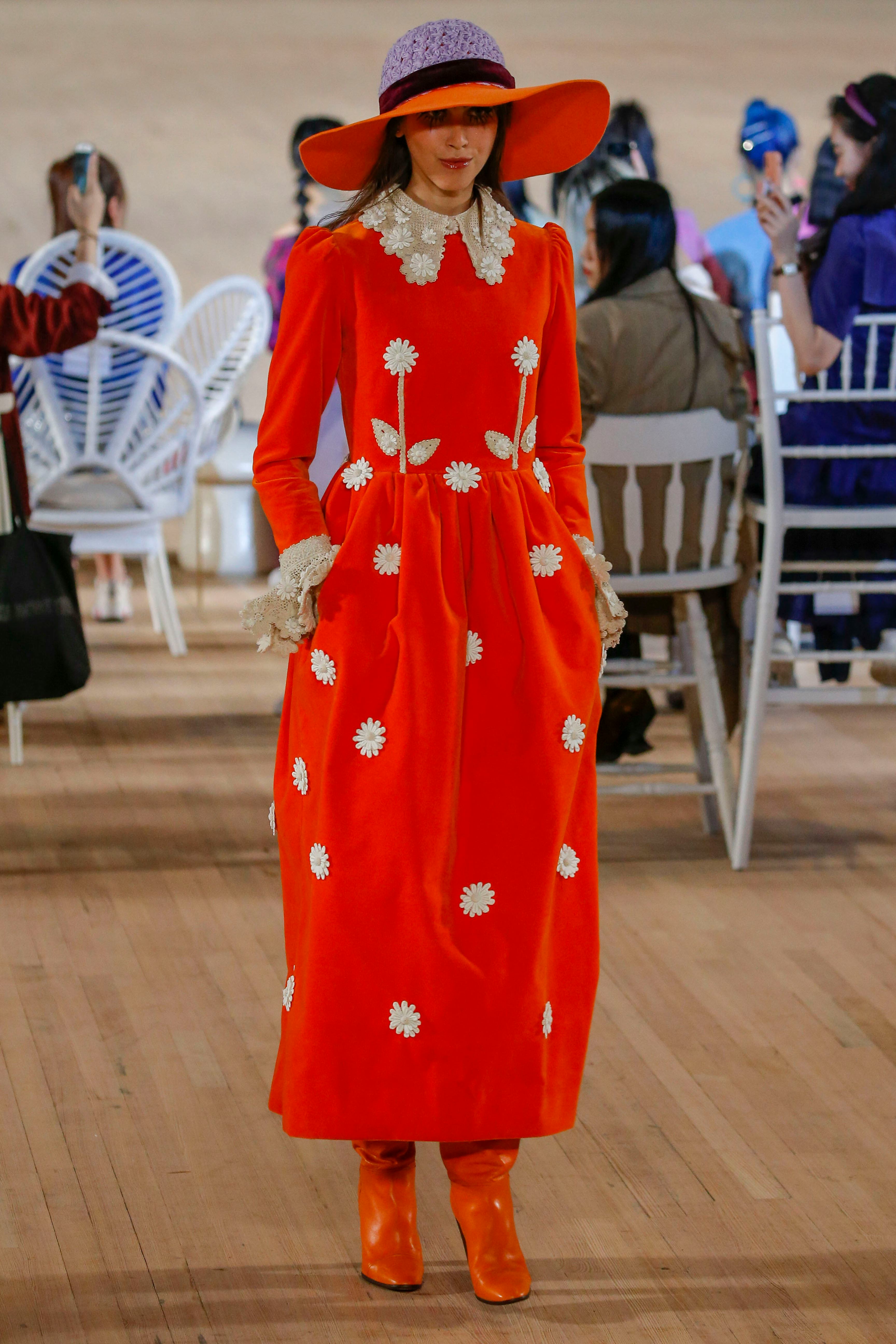 Why The Daisy Fashion Trend Is A Serious Mood-Booster