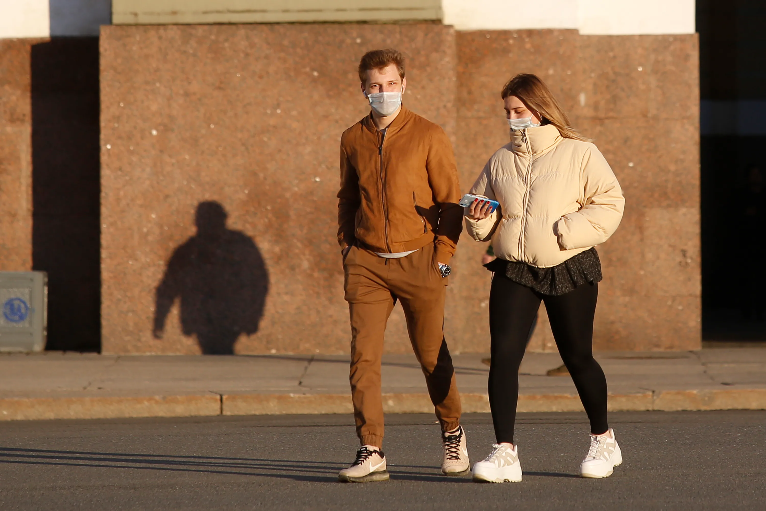 6 Things The Best Couples Do For Each Other During Quarantine