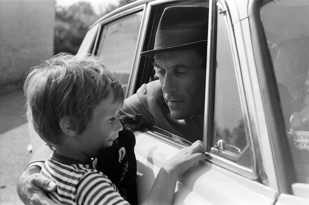 20 Vintage Photos Of Dads That Celebrate Fatherhood At Its Finest