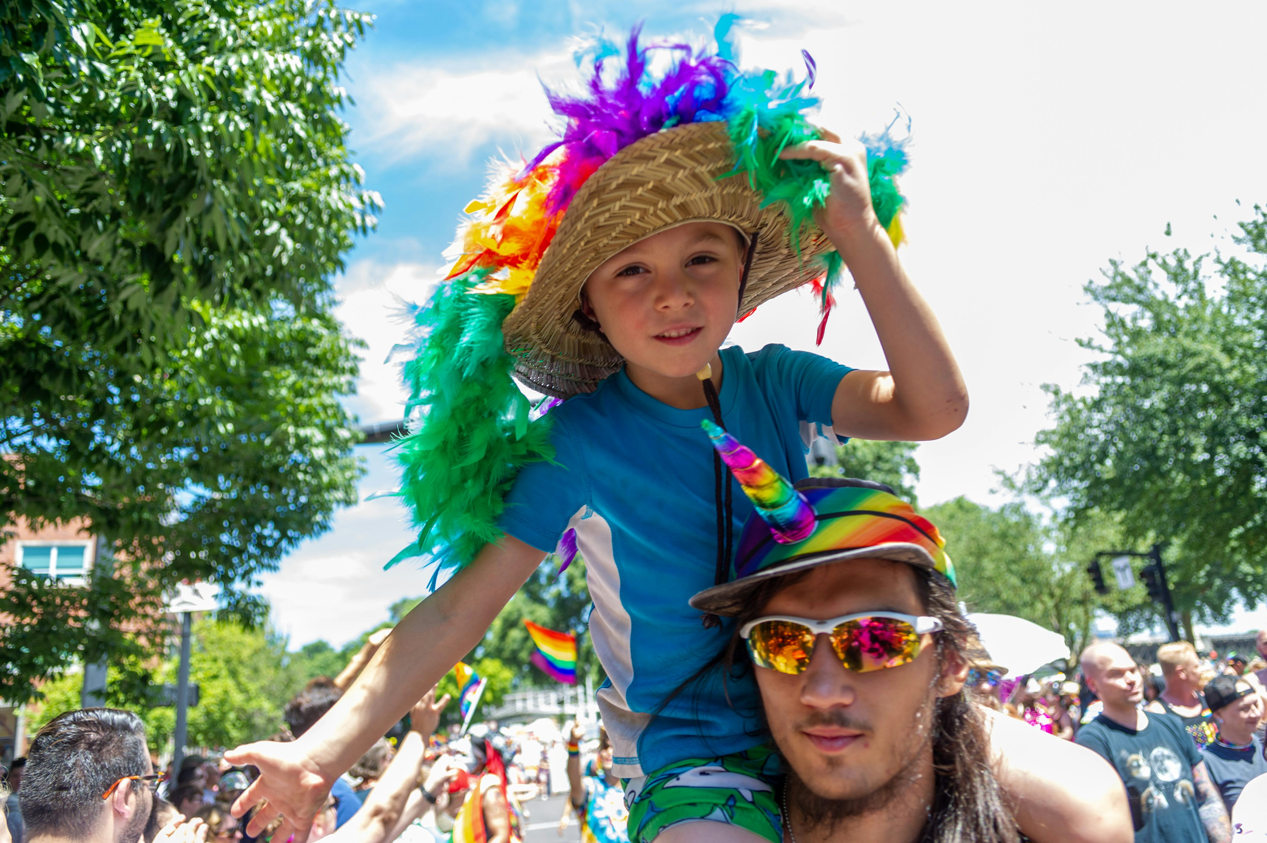 Beautiful Photos Of Parents & Kids Celebrating Pride Over The Years