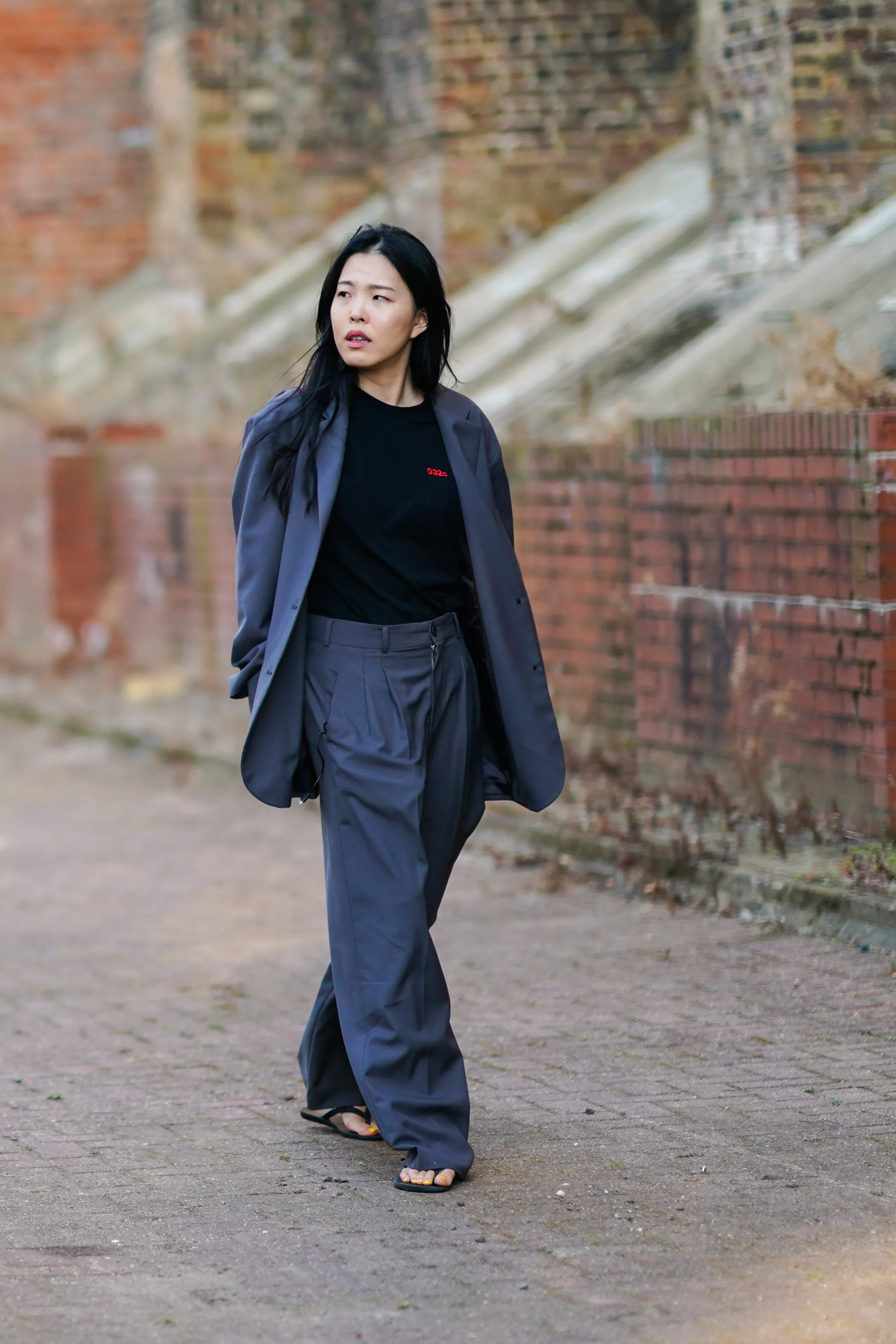 2020's Flip Flop Trend Is All About Casual Ease