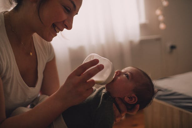 7 Signs You're Overfeeding Your Baby When Supplementing