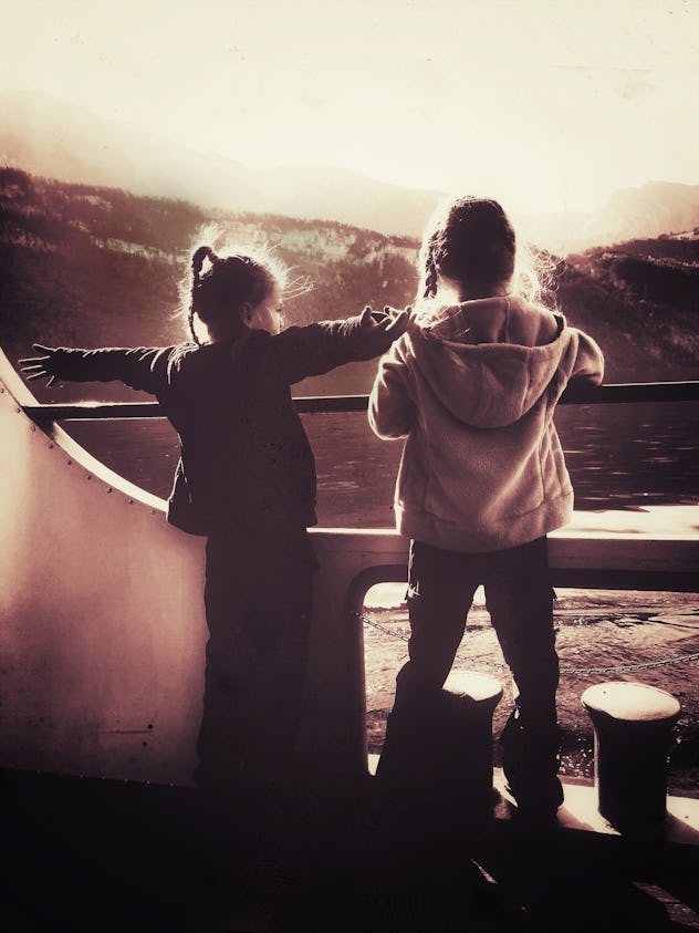 23 Vintage Photos Of Sisters That Prove Sisterly Bonds Last Forever