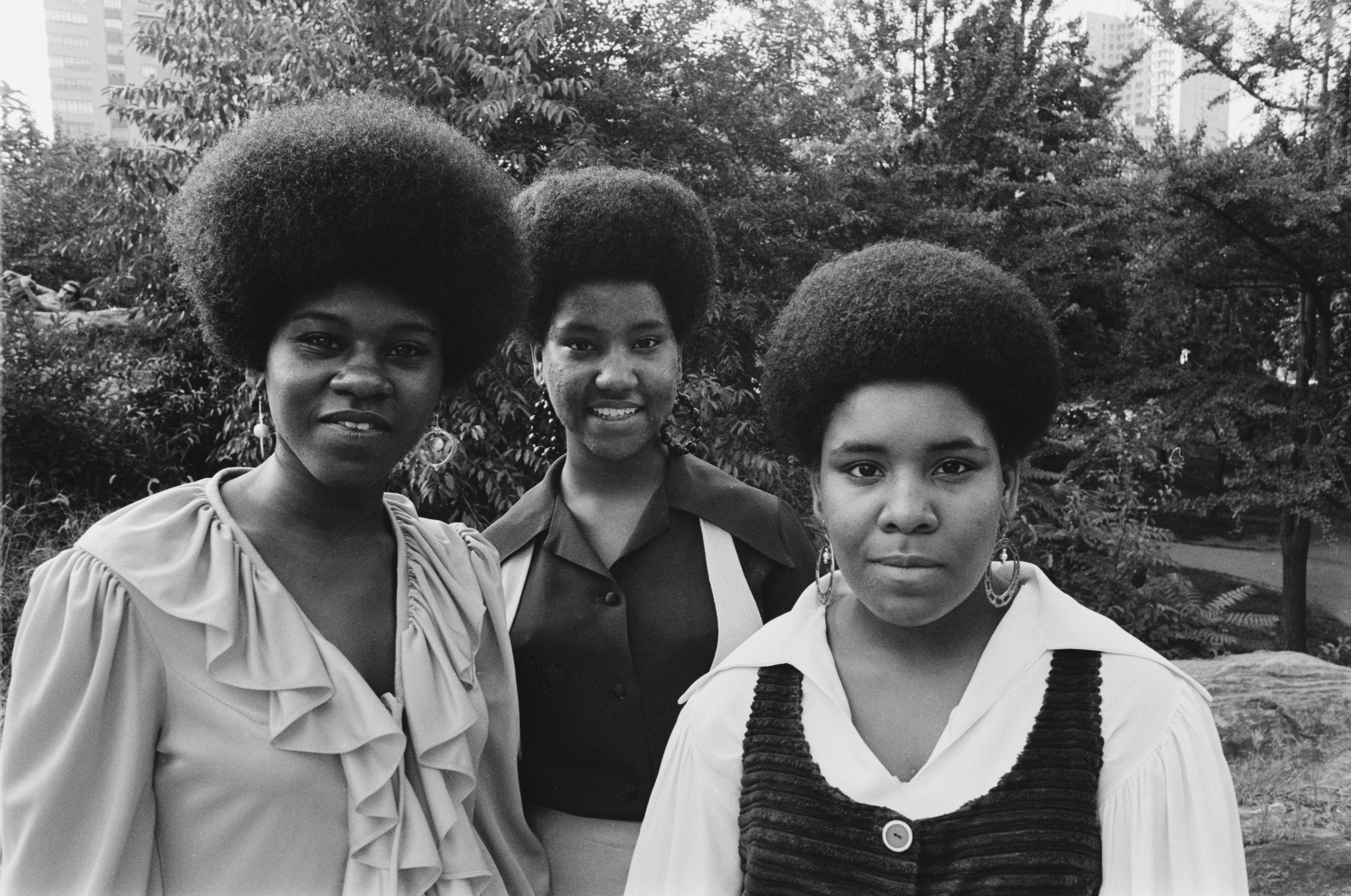 23 Vintage Photos Of Sisters That Prove Sisterly Bonds Last Forever